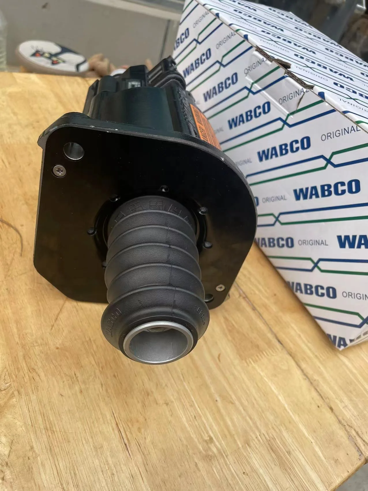 Original Wabco 9701500010 A0002500562pneumatic Clutch Actuator Kamaz ...