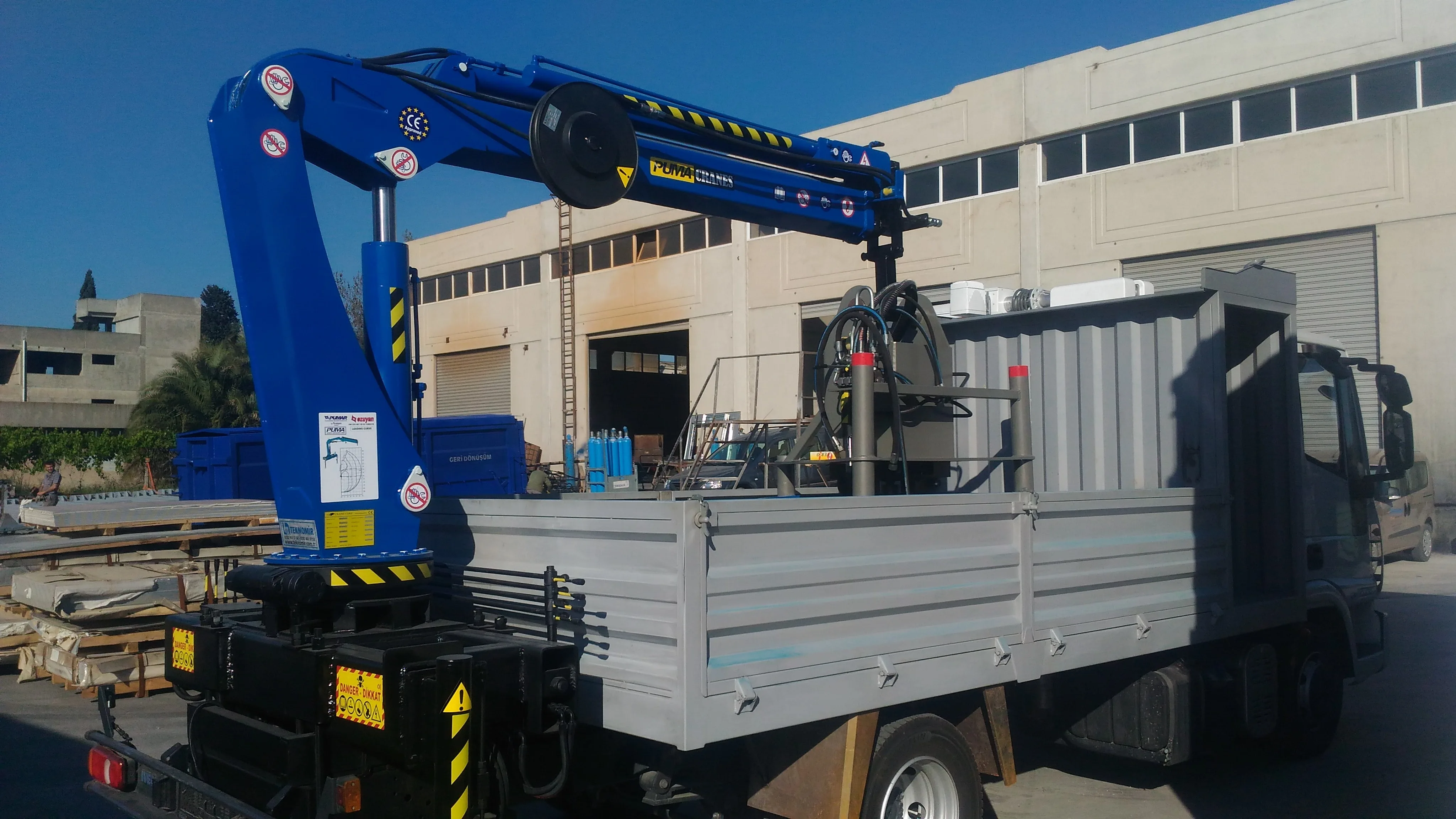 Puma Telescopic Boom Truck Mounted Loading Crane High Quality 10 Ton ...