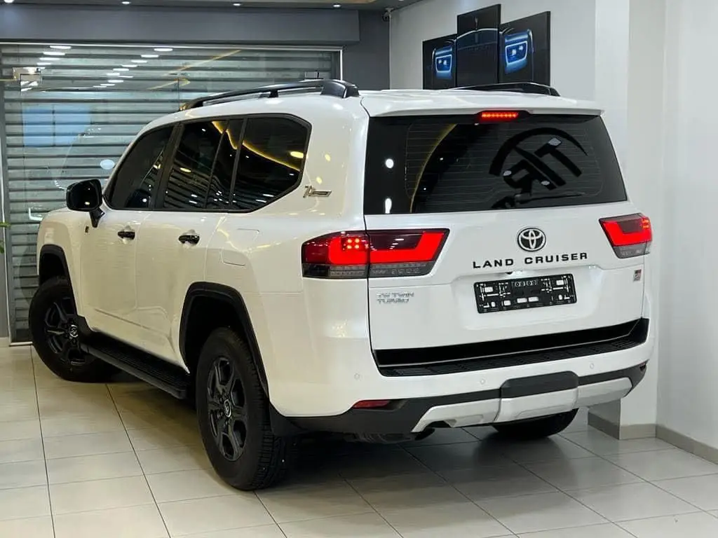 Used 2023 Toyota Land Cruiser Lc 300 Gr Sport Twin Turbo. - Buy 2023 ...