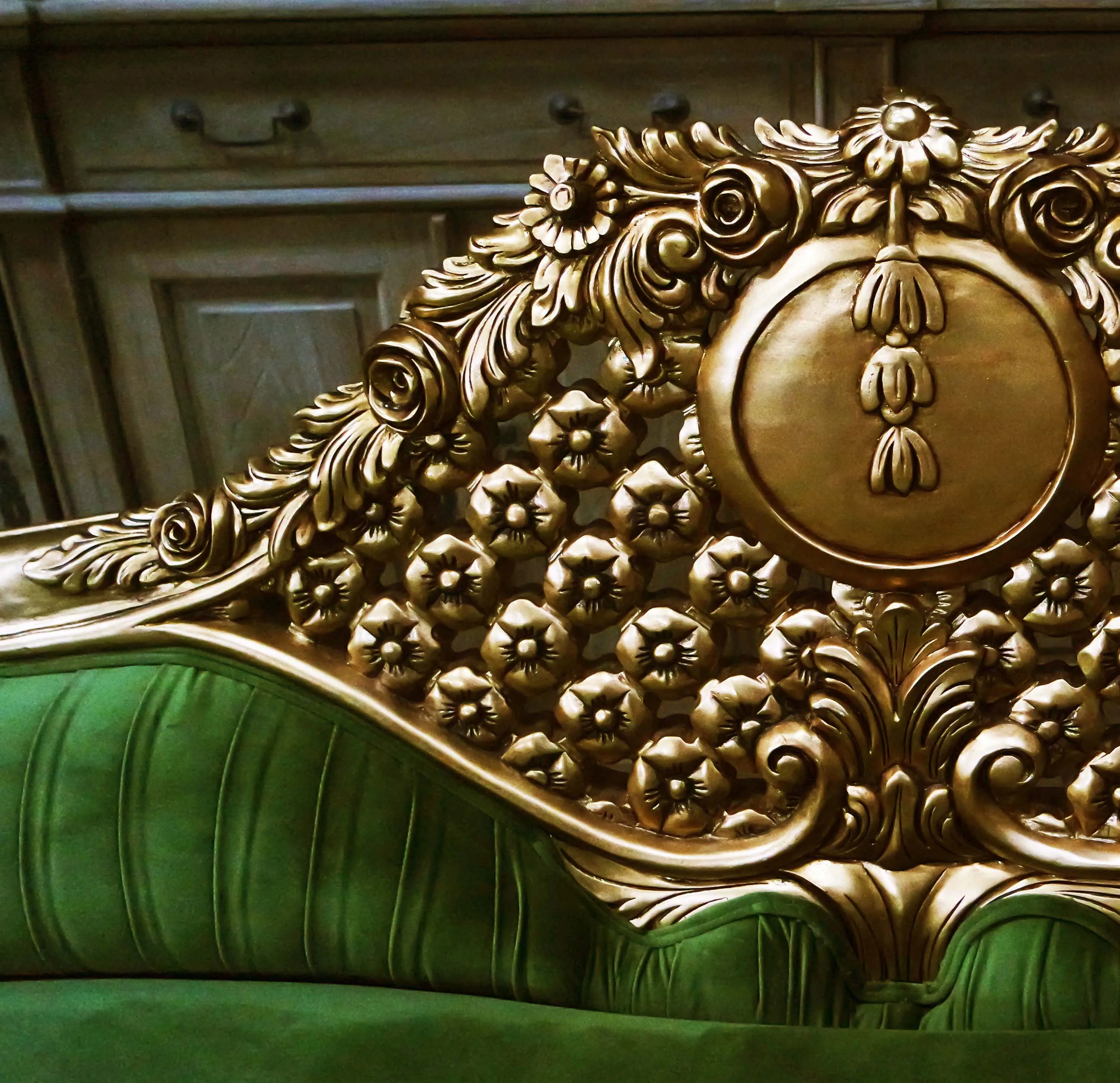 French Palace Luxury Royal Furniture Sofa - Classic Style