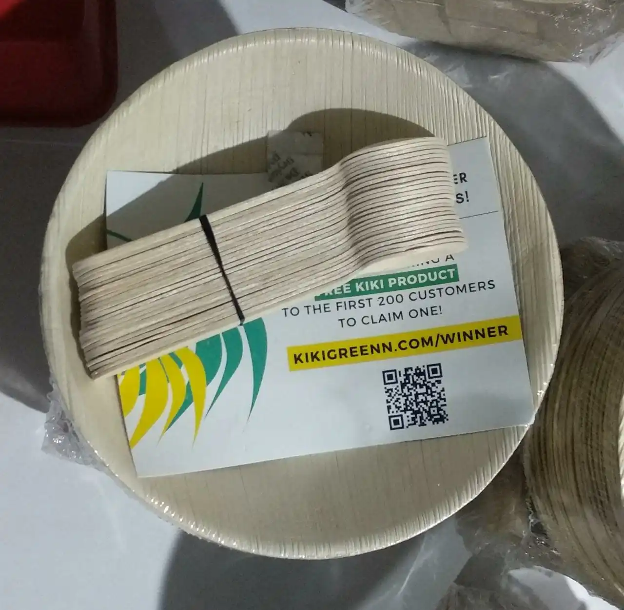 Plates Made From Fallen Leaf Biodegradable And Natural Rustic Party ...