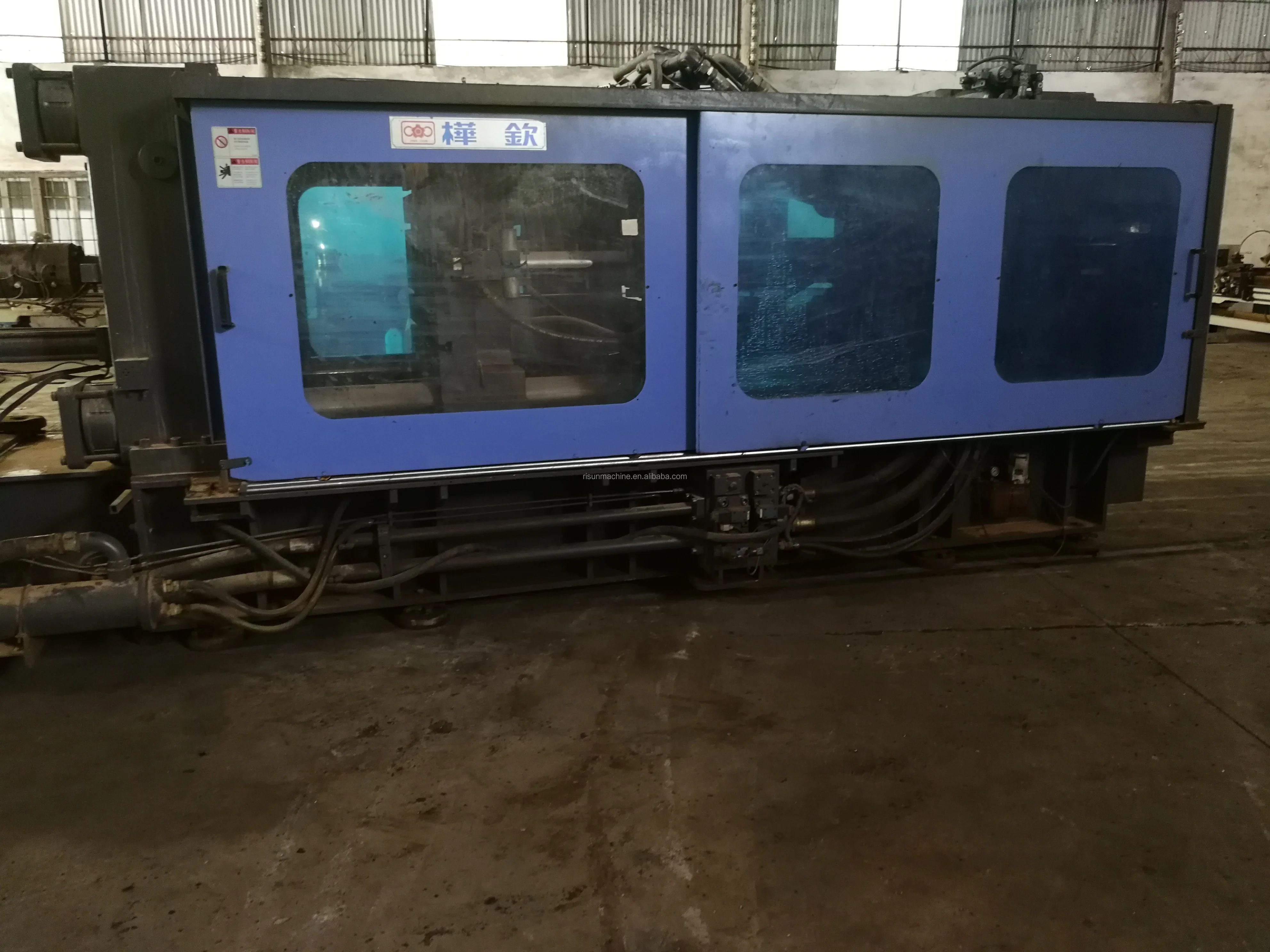 Taiwan Used Injection Molding Machine Hwa Chin 650 Ton Plastic ...