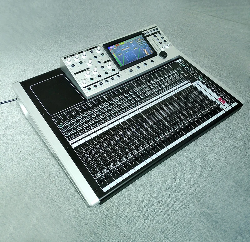 High-quality Digital Mixer with Touch Screen - 32 Channels