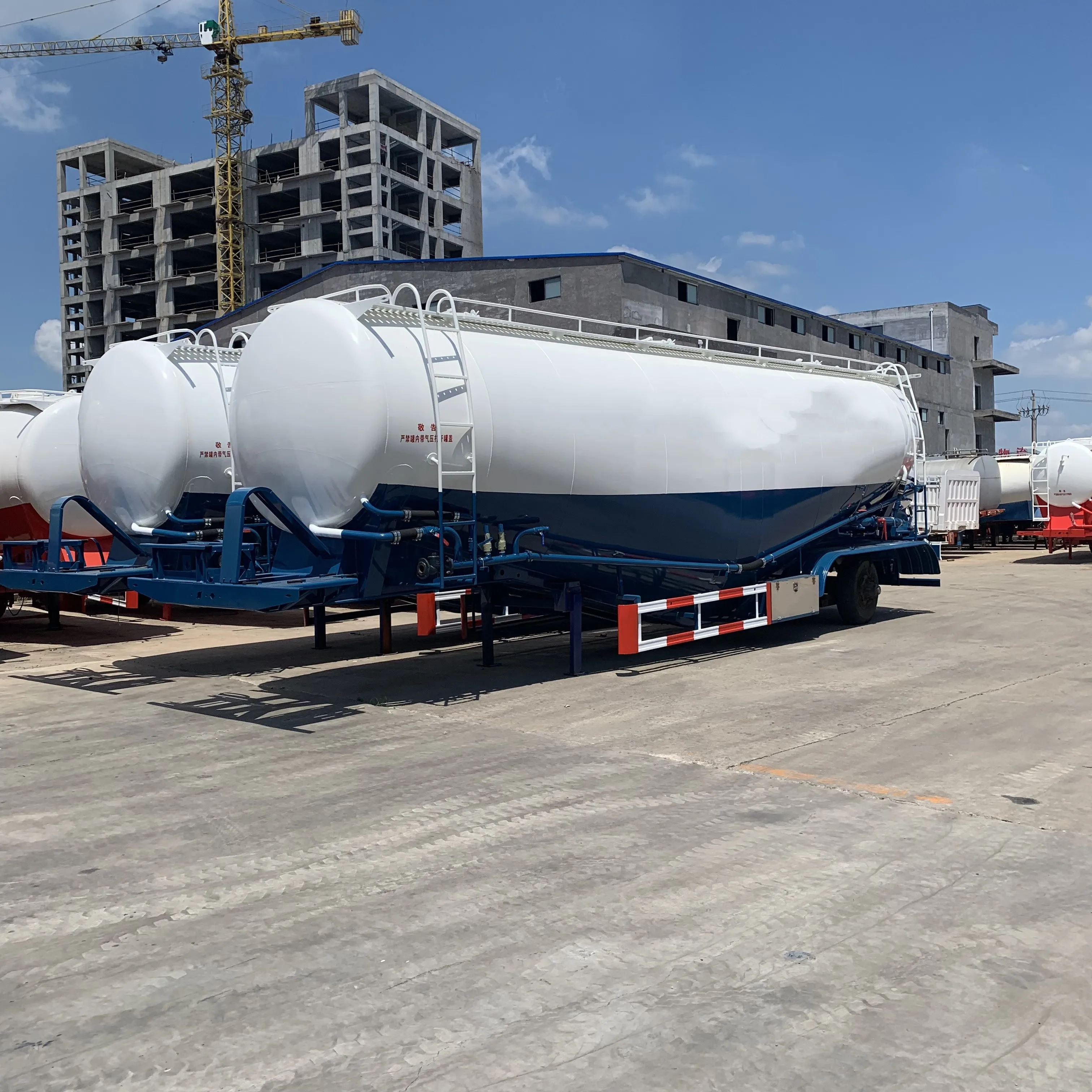 60m3 80T Powder Cement Bulker Tanker Semi Trailer for Sale