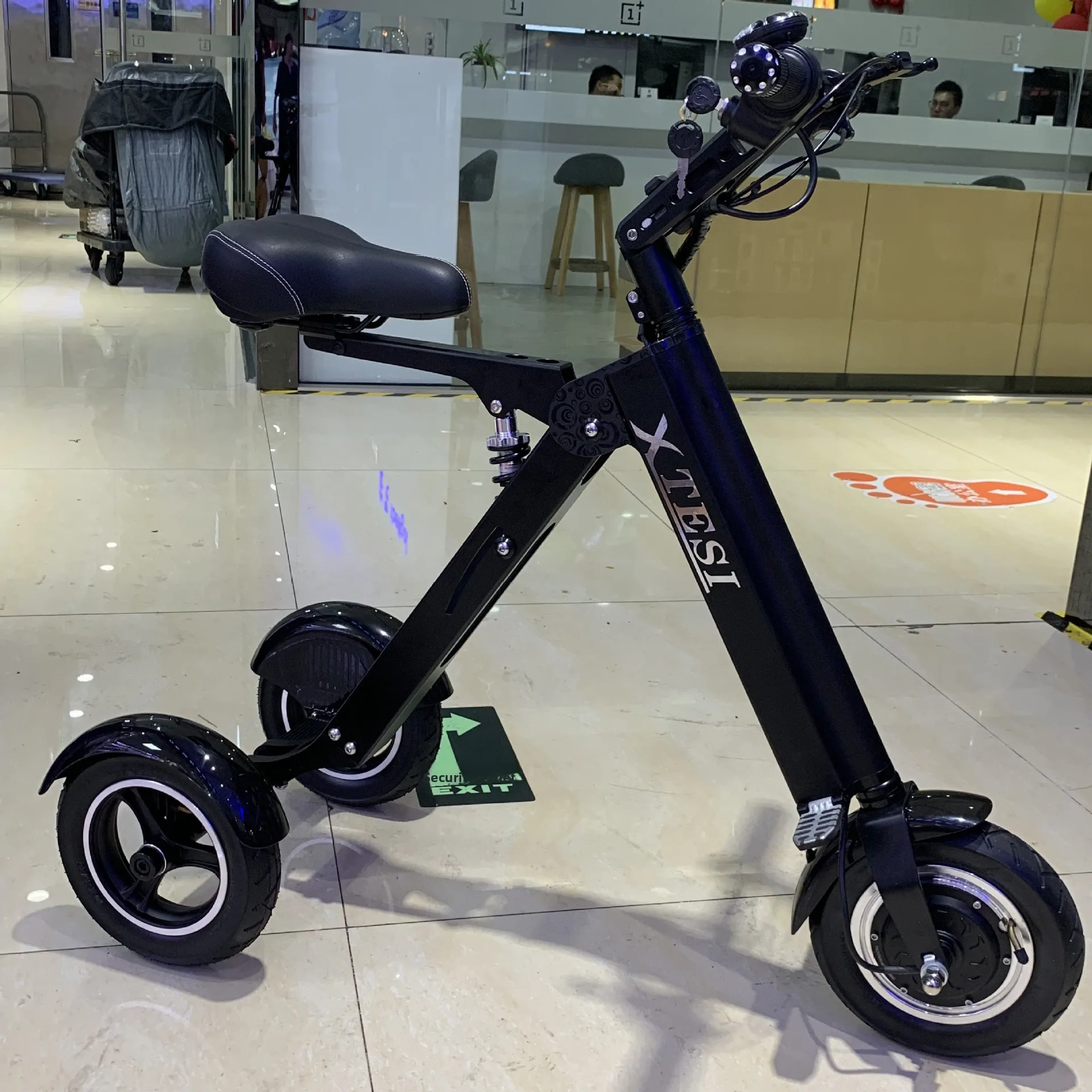 Lightweight Folding Electric Scooter - 3 Wheels for Travel