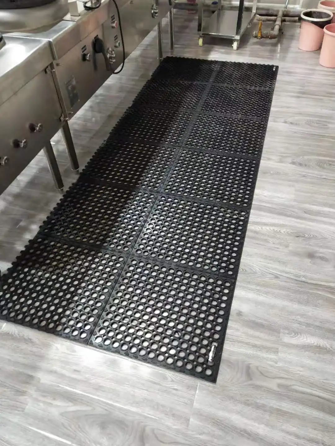 Heavy Duty Holes Drainage Mat - Non-Slip Anti-fatigue