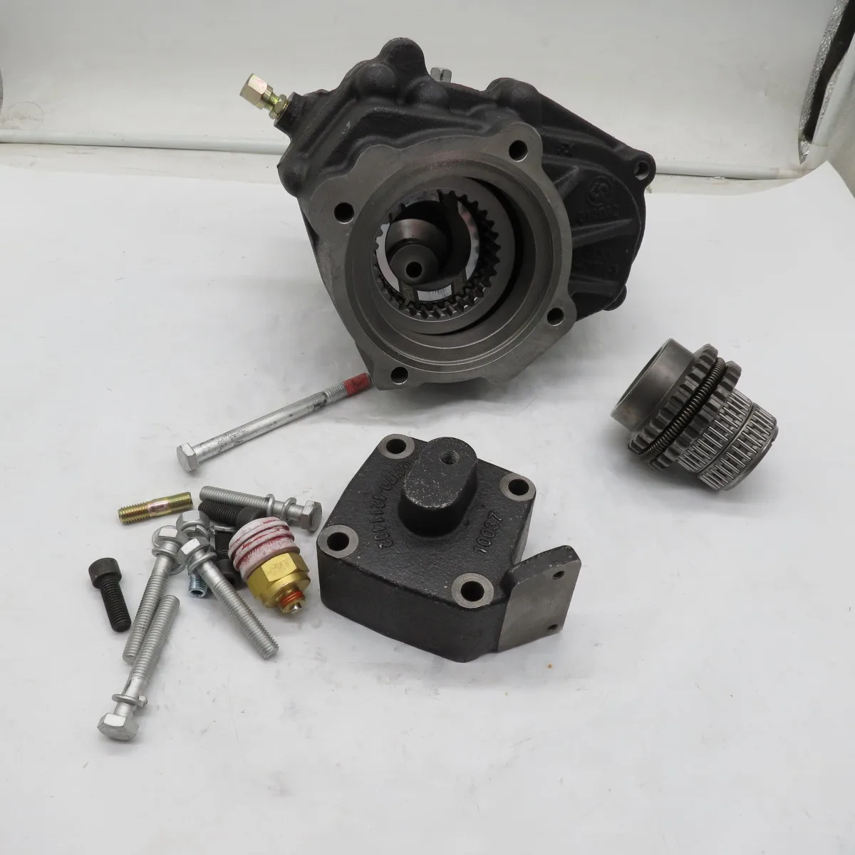 Truck Spare Parts - High-Quality Transmission PTO Gearbox