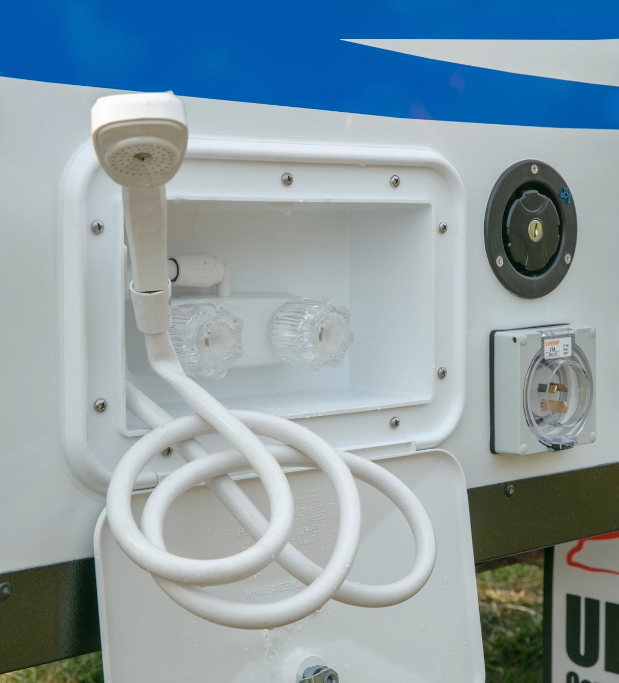 Compaks Rv 새로운 오프로드 캠핑 캐러밴 여행 트레일러 제조 Buy 새로운 오프로드 캠핑 캐러밴 여행 트레일러 제조 접이식 캐러밴 트레일러 운영하게 쉬운 오프로드