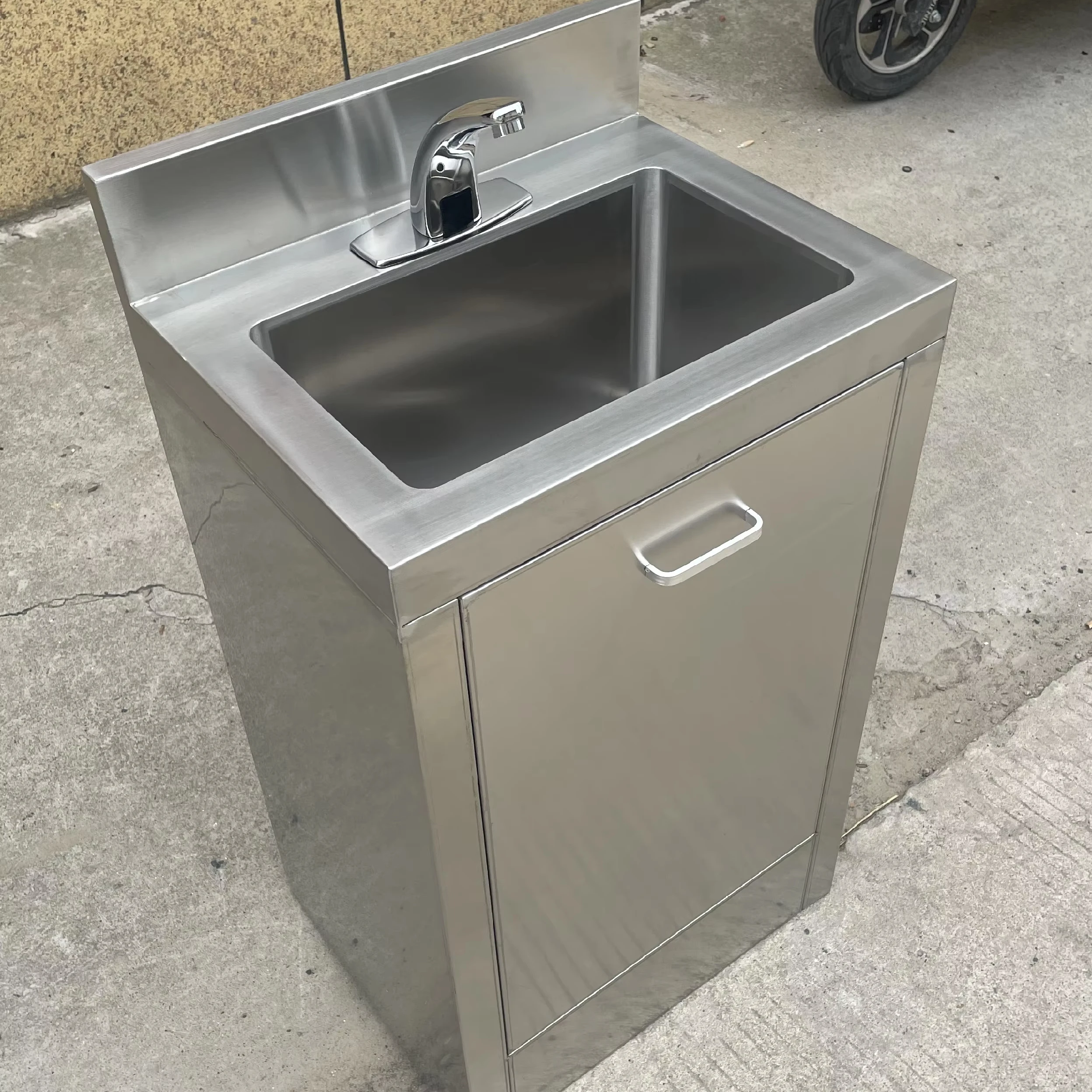 Hospital Surgical Scrub Wash Basin Single Person Pedal/ Sensor Control ...