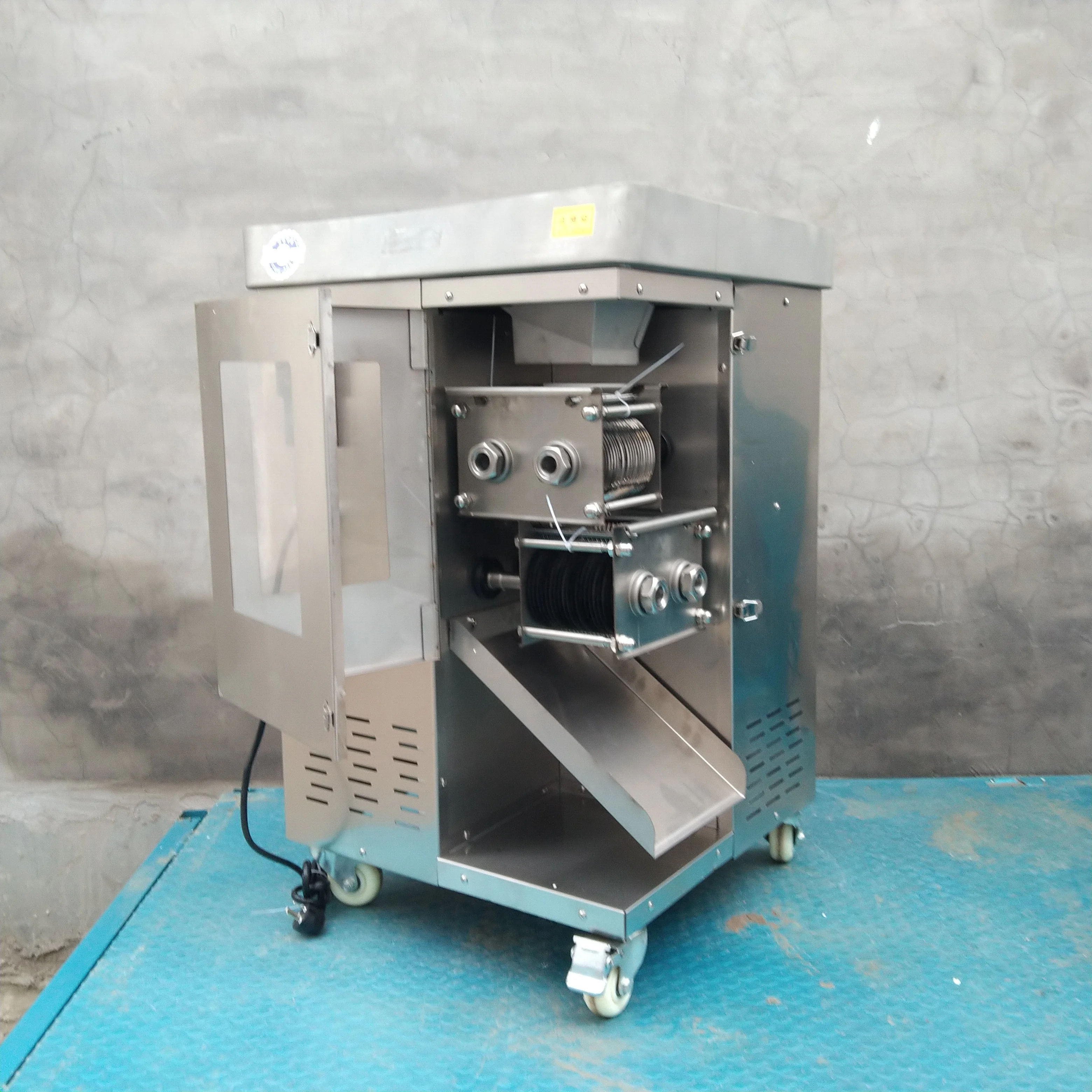 Industrial Simulating Hand Pulling Chicken Cutting Shredder Cooked Pork ...