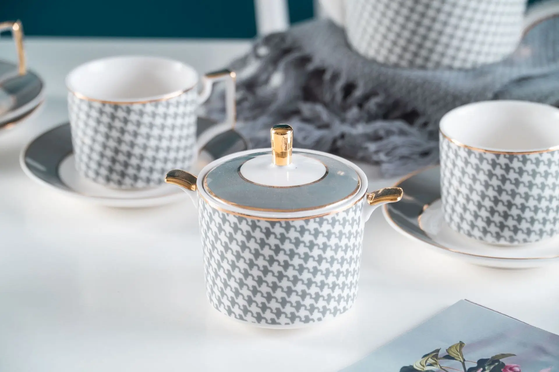 Nordic Modern Design Ceramic Coffee Pot with Houndstooth Pattern High ...