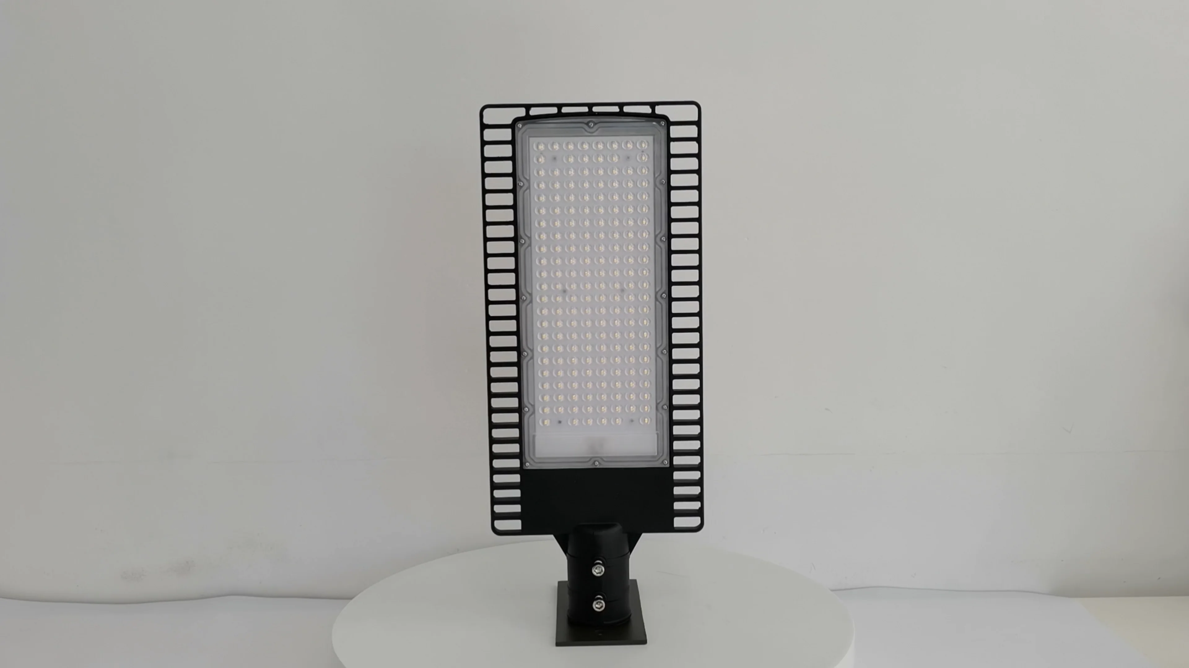 Long Lifetime Led Luminaire Brand Waterproof Ip65 9100lm 70w Led Street ...