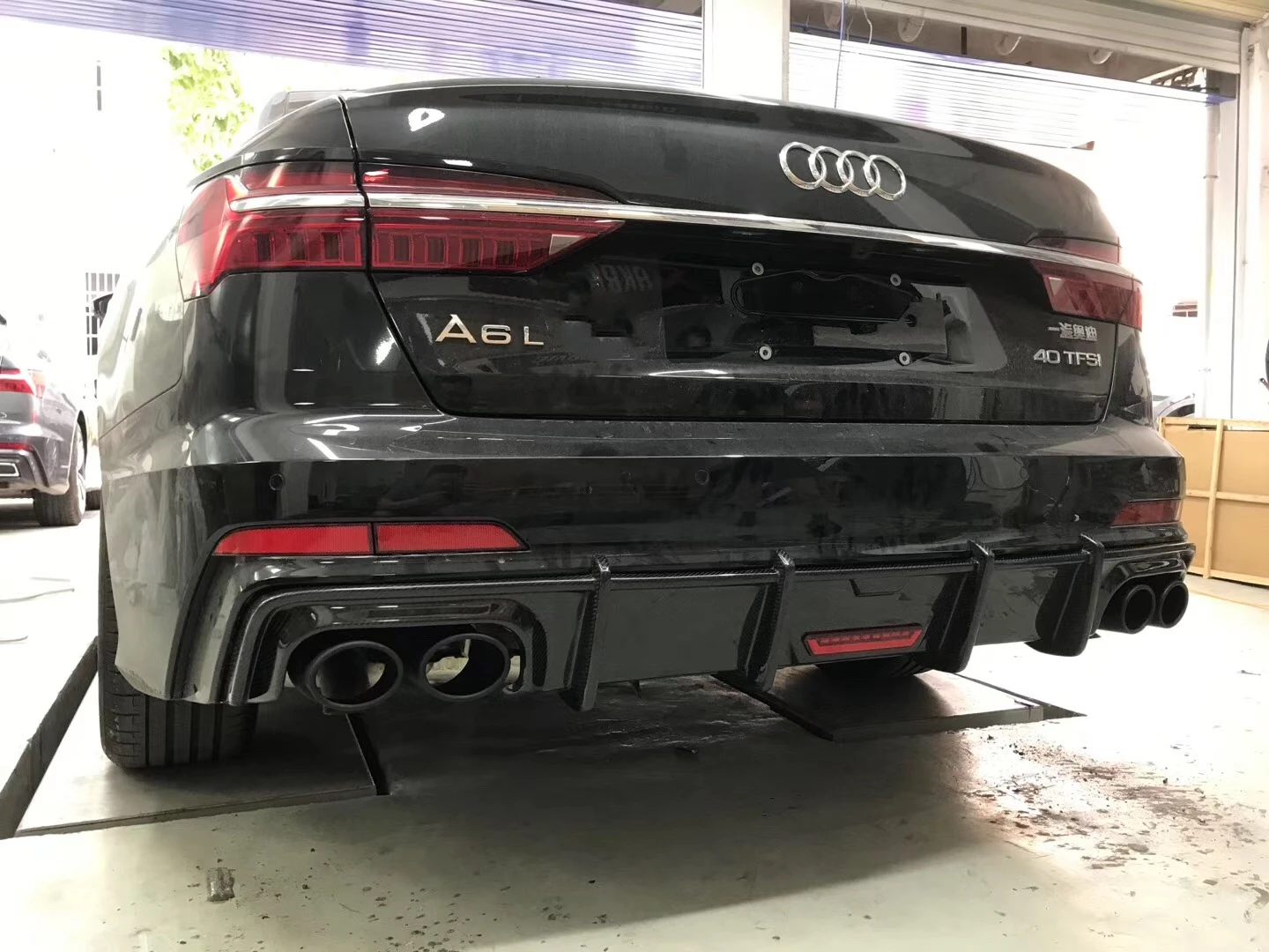 LED Style A6 Rear Diffuser Separator for Audi A6 C8 18