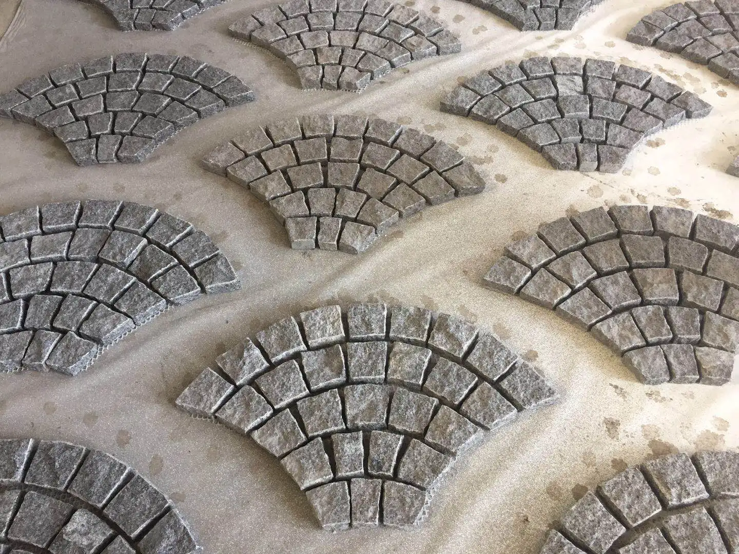 Absolut Black Granite Stone European Fan Shape Cobble Mesh Paver ...