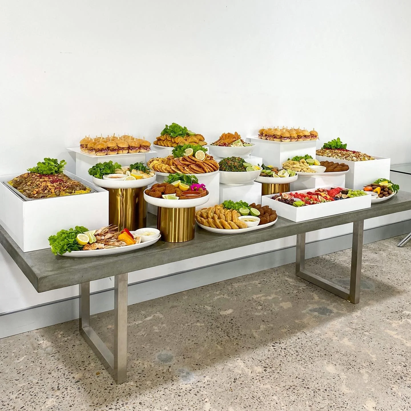 Premium 5 Sided Acrylic Food Display Stands for Weddings