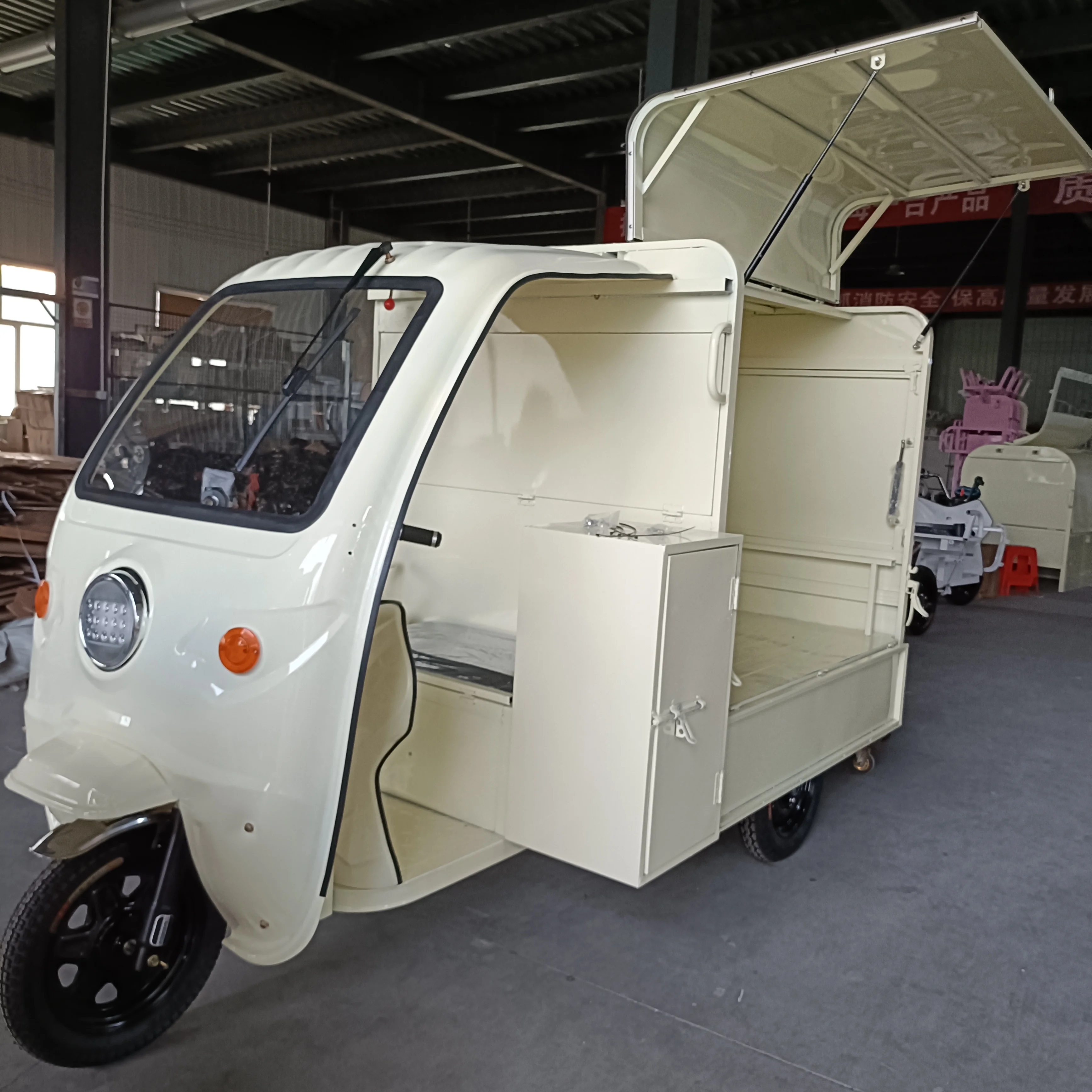 Mobile BBQ Kebab Caravan - Full Kitchen & Electric Tricycle