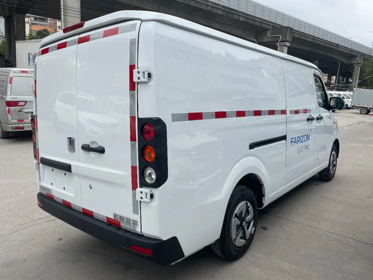 Mini Cargo Van Dongfeng M5 Ev And Yuancheng Farizon V6e Electric Car ...