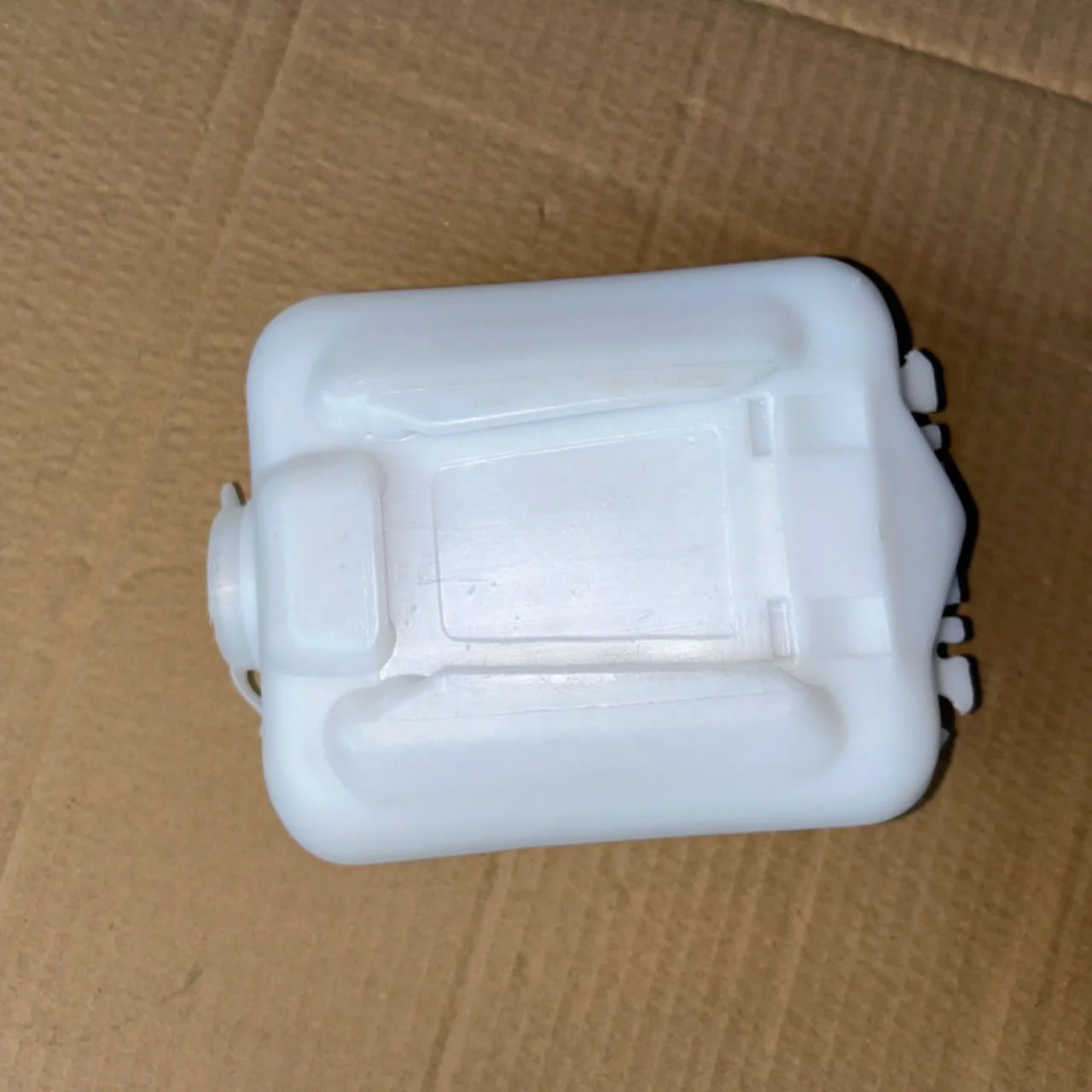 Bus Universal Wiper Tank 12v 24v Wiper Washer Auto Parts Windscreen ...