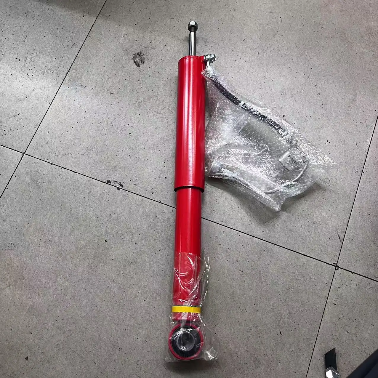 Left Rear Shock Absorber Assembly New Condition Original for Toyota for ...