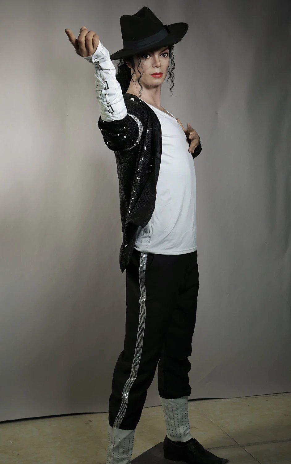 Famous American Singer Life Size Celebrity Silicone Wax Figure for Sale