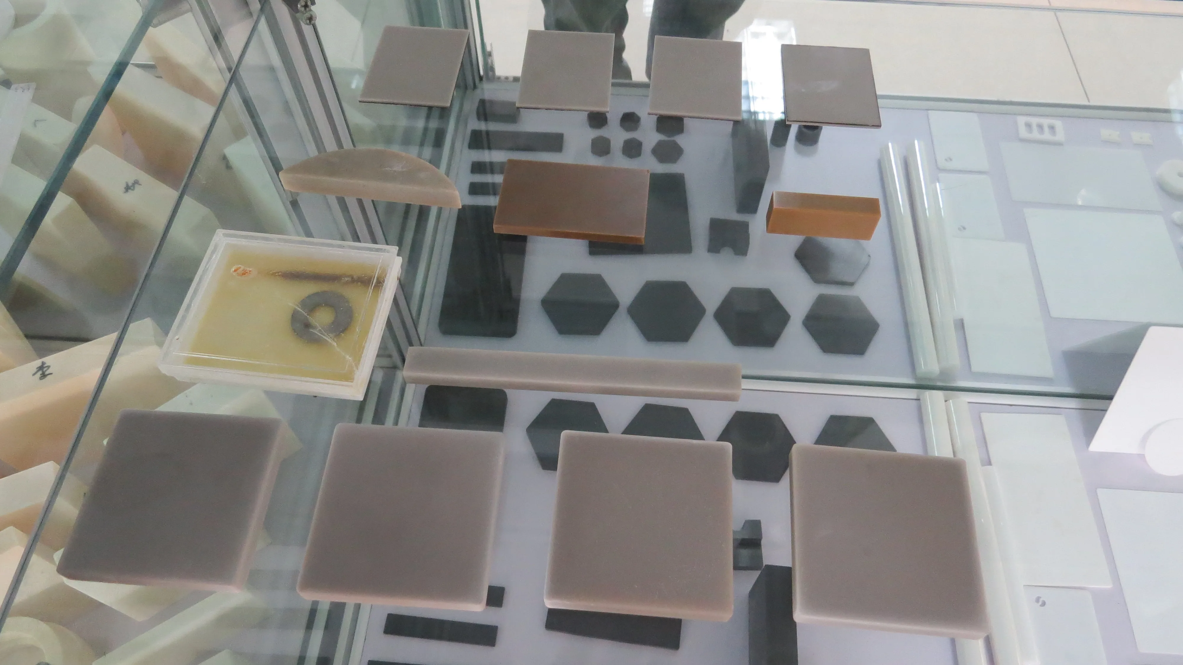 High-Temperature Ceramic Corundum and Zirconia Setter Plate MIM Support ...