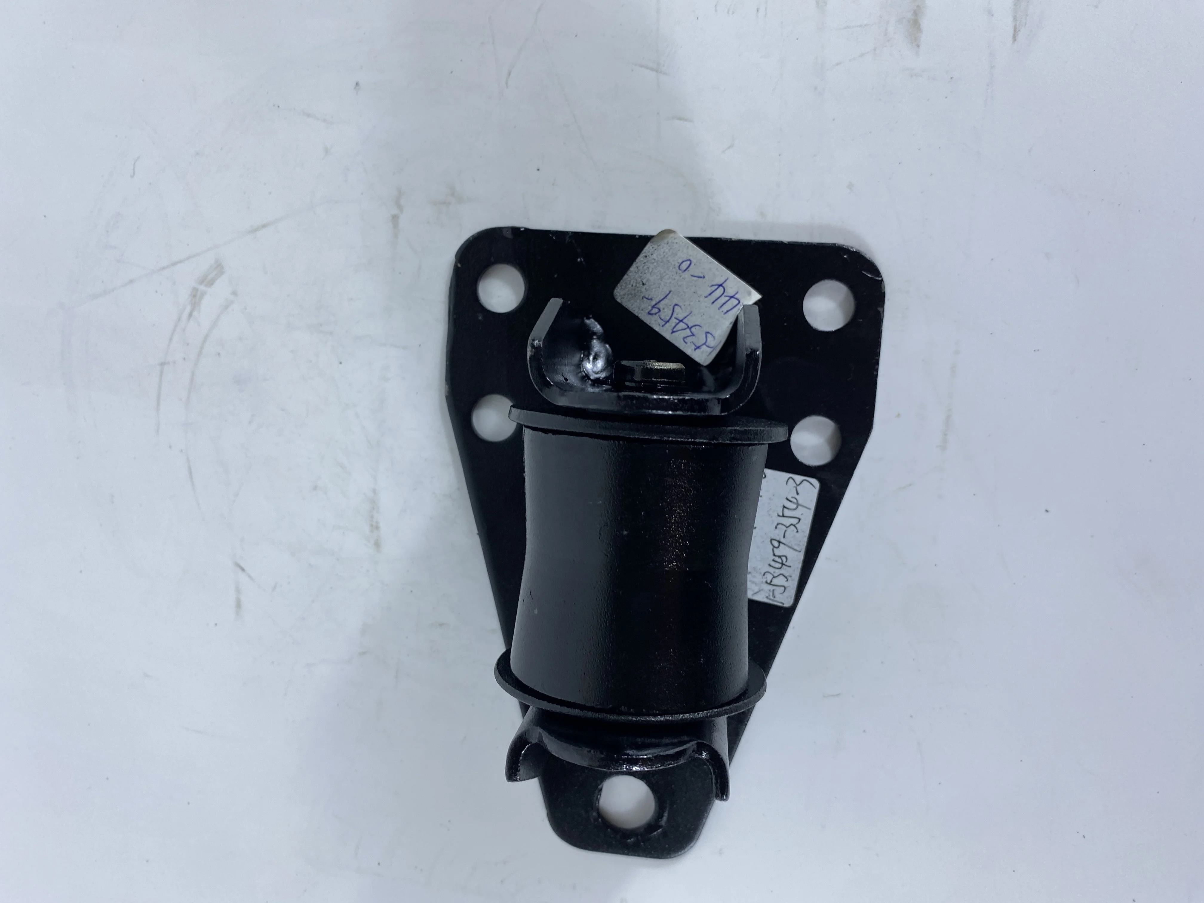 Isuzu Engine Mounting Parts - OEM Shock Absorption Solutions