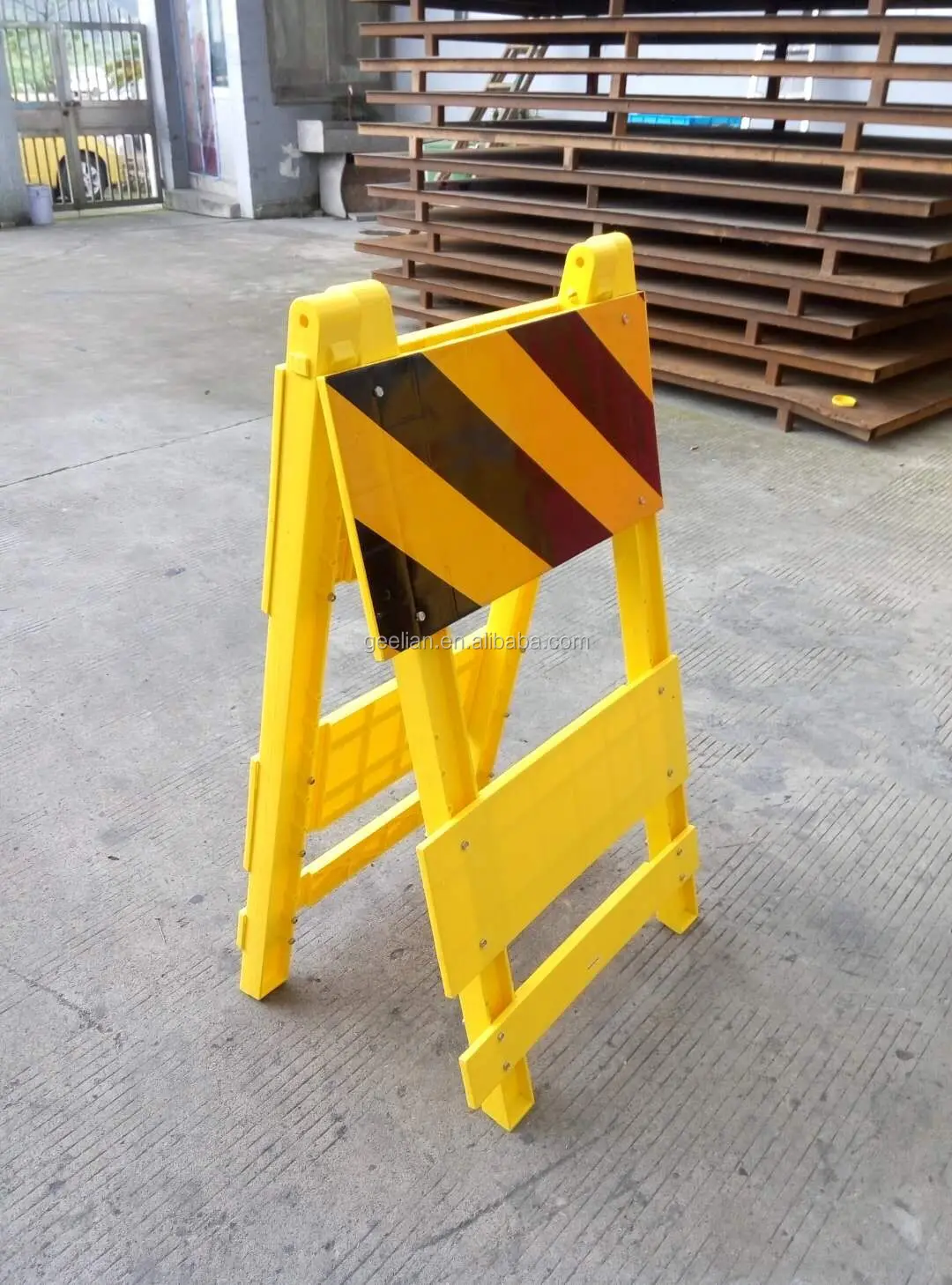Polypropylene Type I Folding Barricade,24" Width X 40" Height,Orange On ...