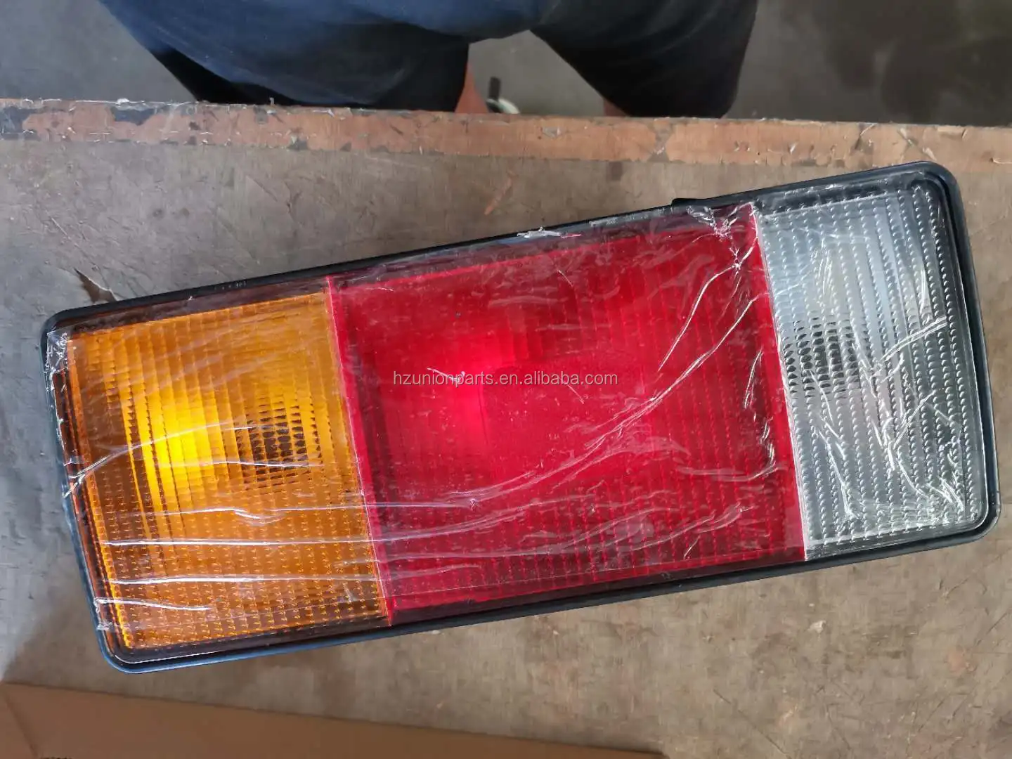 OEM 92402-7A100/R 92401-7A100/ L for Hyundai HD65/72/35/45 Taillights