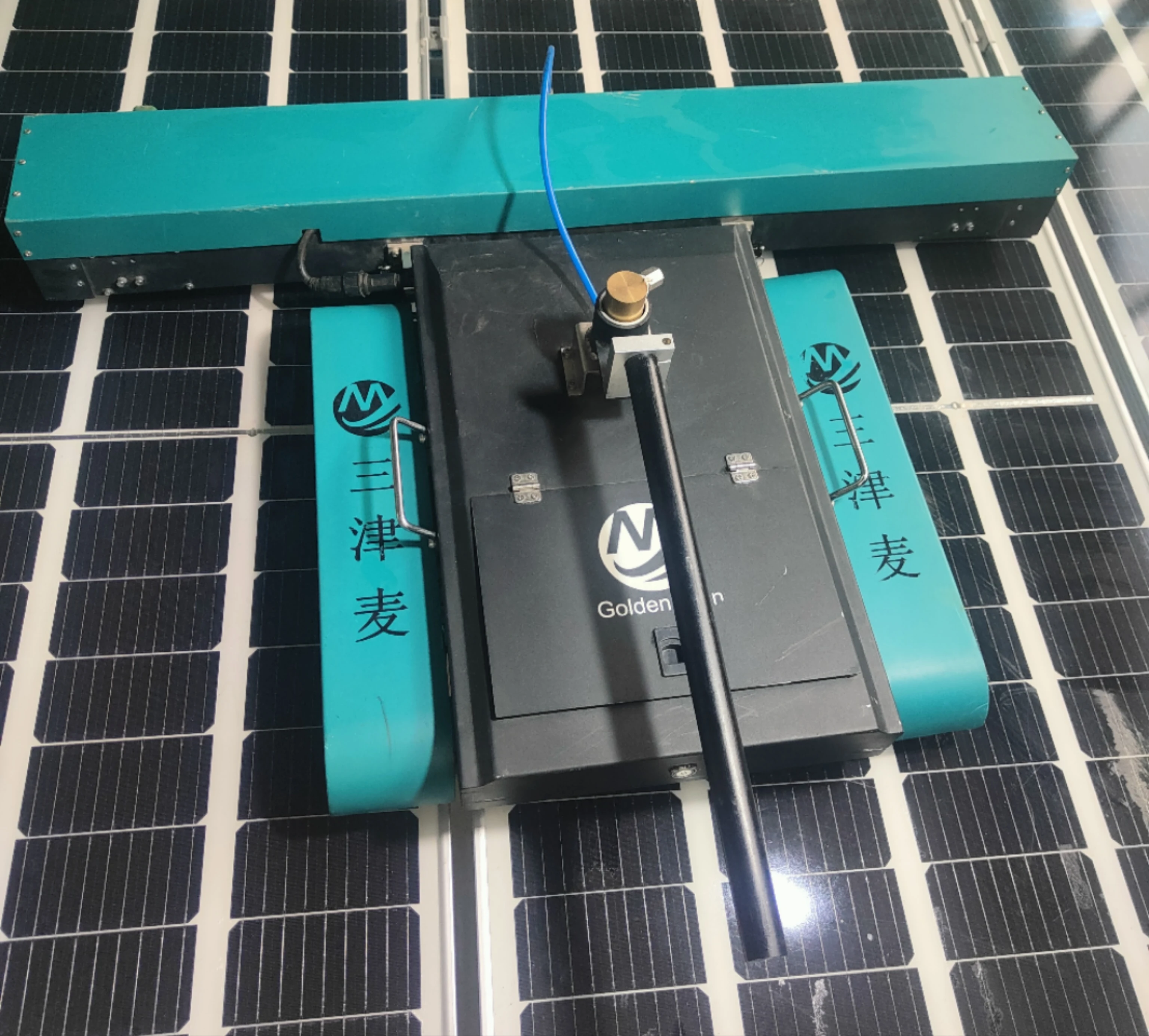 Crawler Type Solar Cleaning Robot,Improve The Efficiency Of The ...