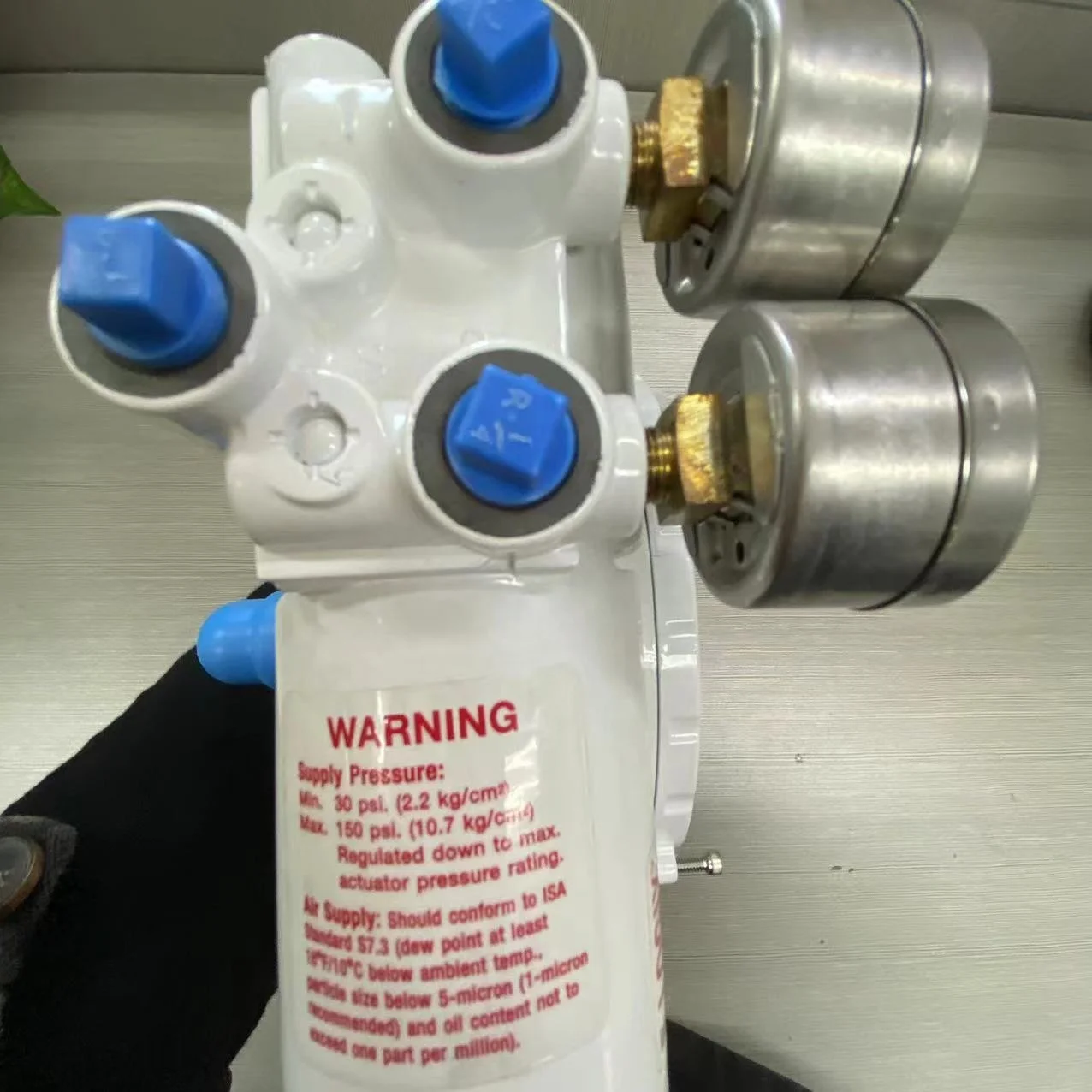Original And New Flowserve Positioner Logix 3200md 10 D6 E 04 40 0g 00