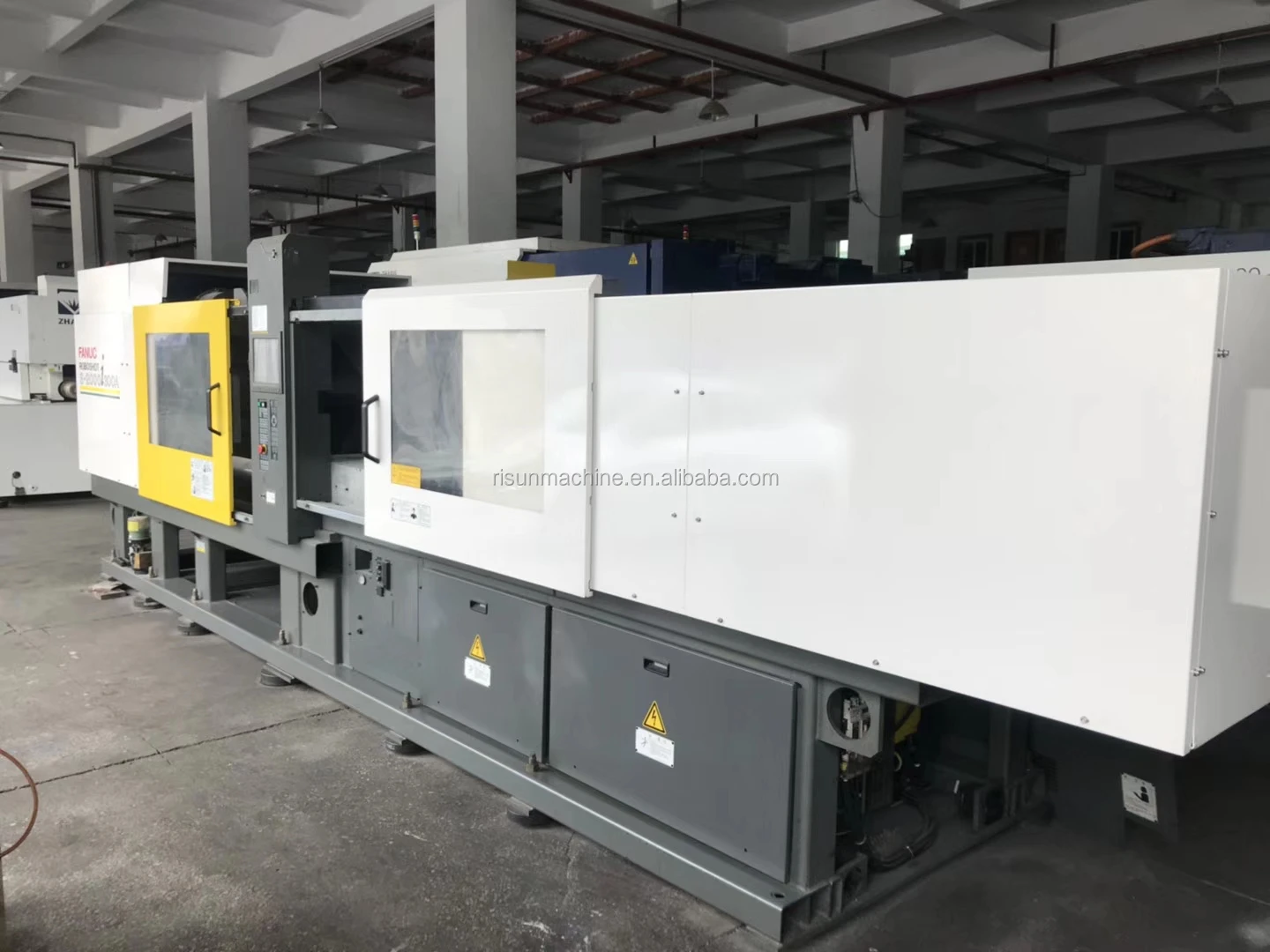 Used Japan Fanuc 300T Injection Molding Machine Robotshot S-2000i 300A