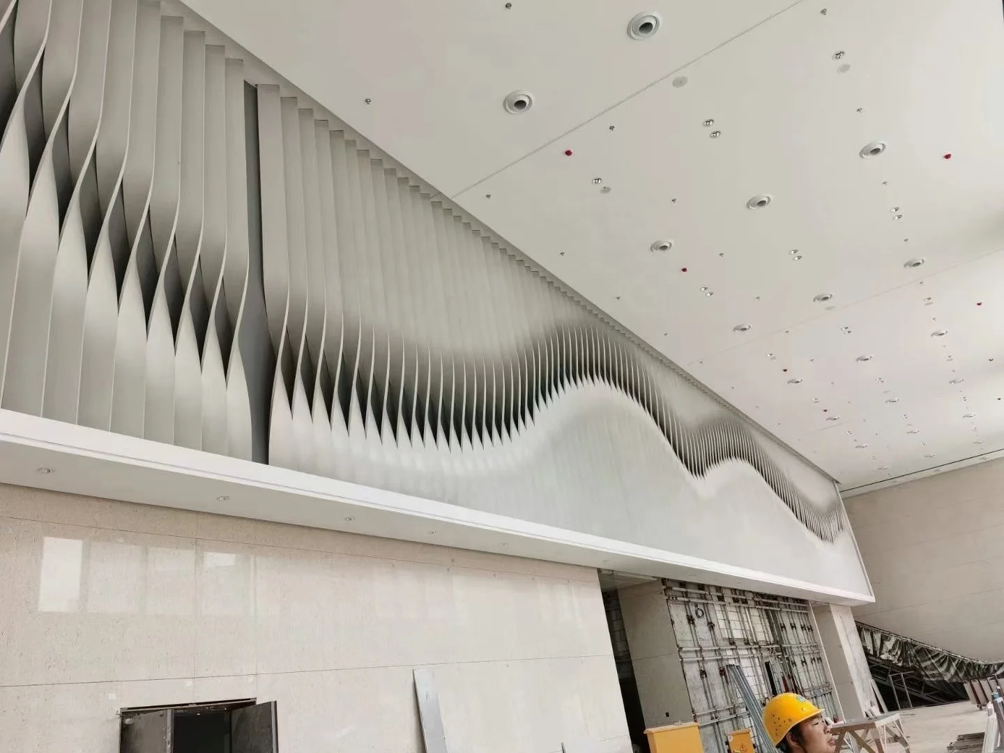 DEXONE Metal Customized Arc Bending Twist Facade Cladding