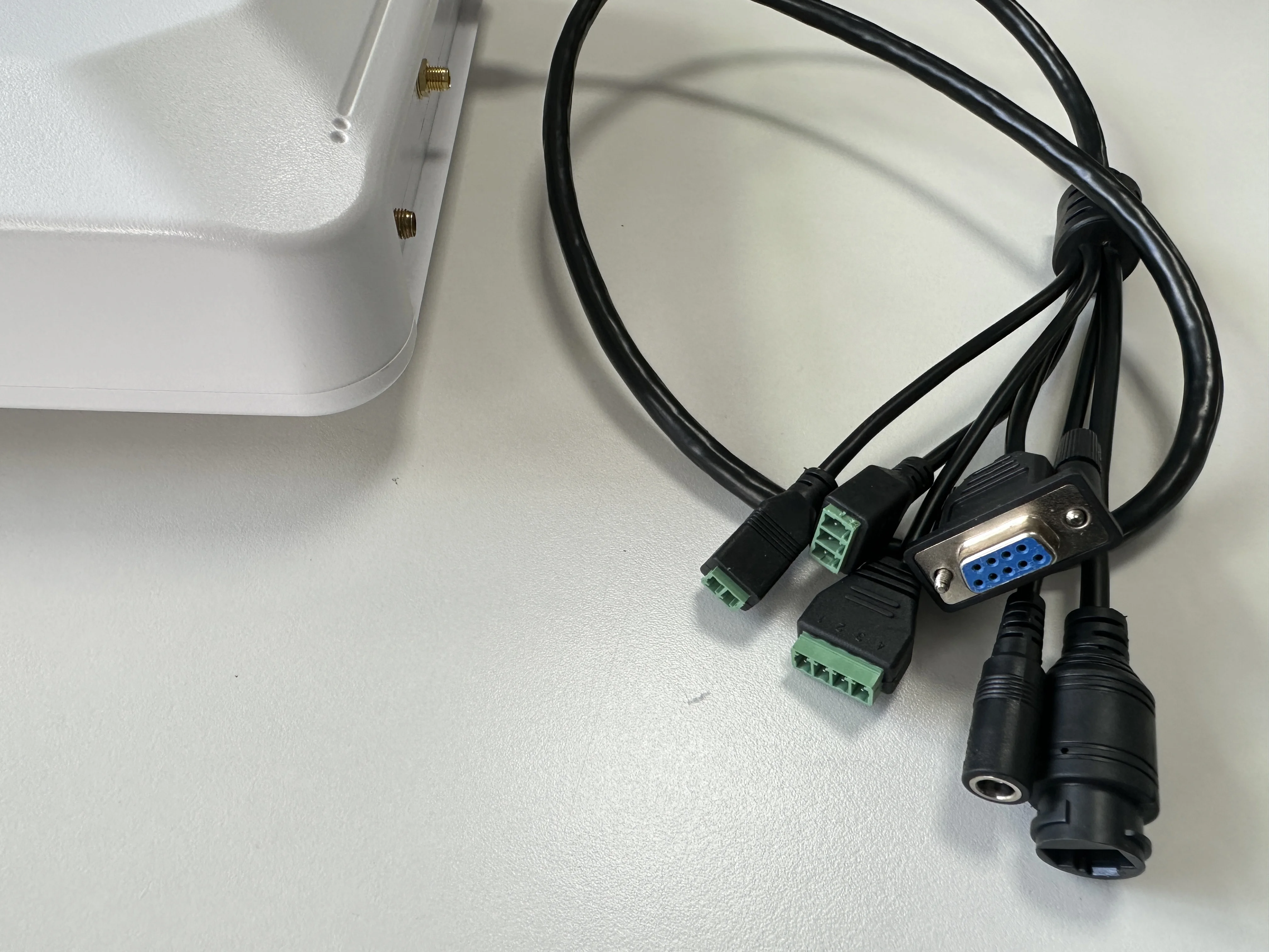 9dbi Uhf Rfid 15meter Long Range Reader For Vehicle Management - Buy Built-in 9dbi Antenna ...