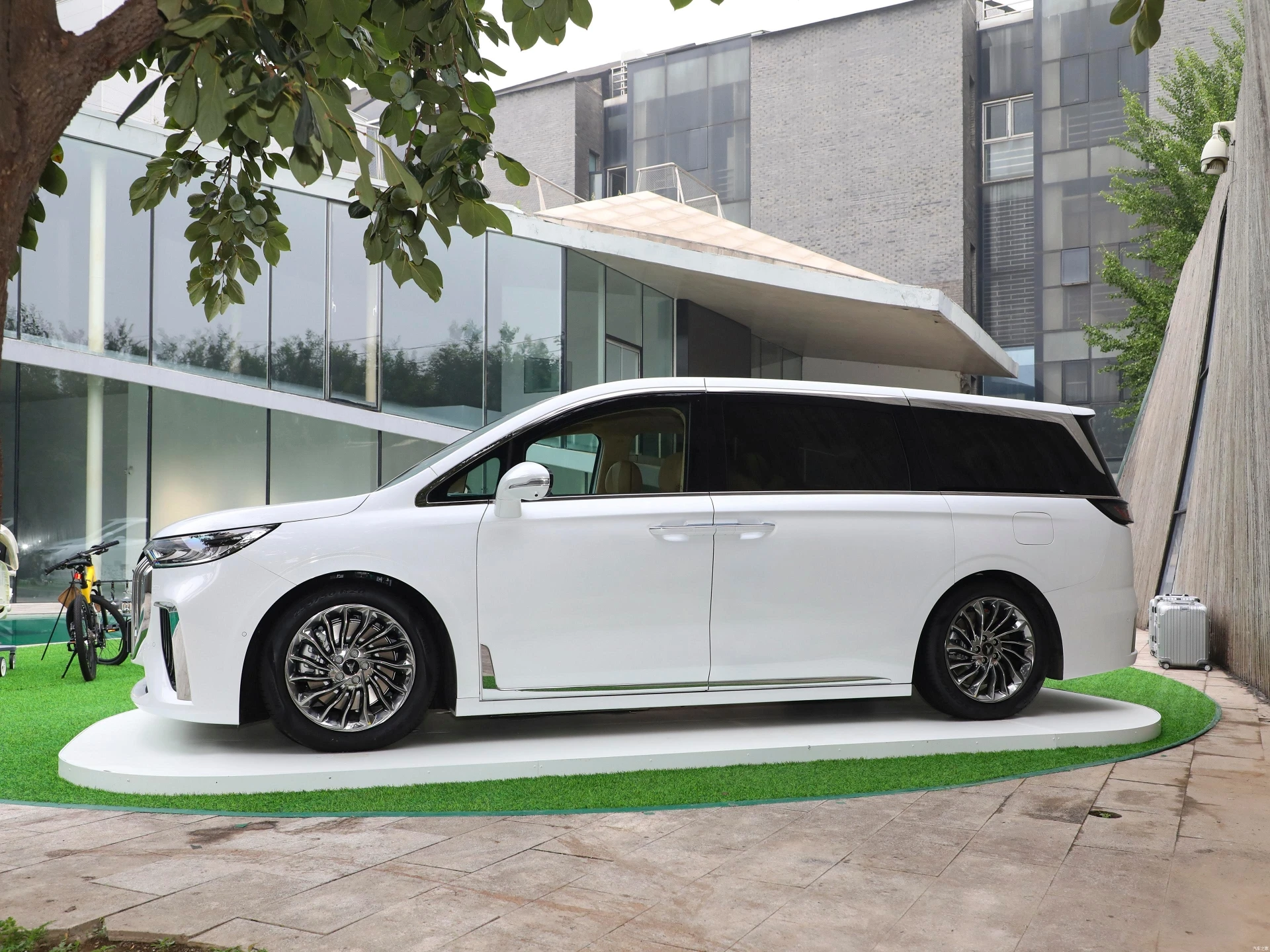 Electric Car 2024 Lantu Version Voyah Dreamer Ev 7 Seat Medium Big Mpv ...