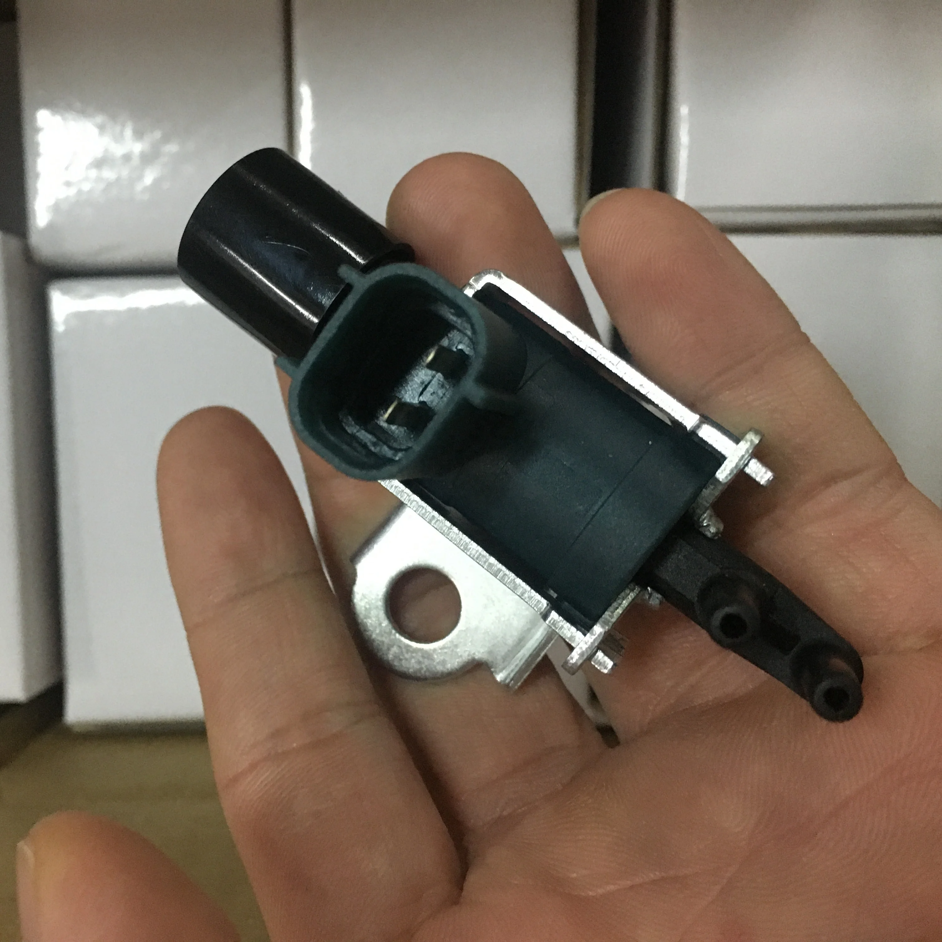 Vacuum Switch for Toyota Landcruiser - Reliable Performance