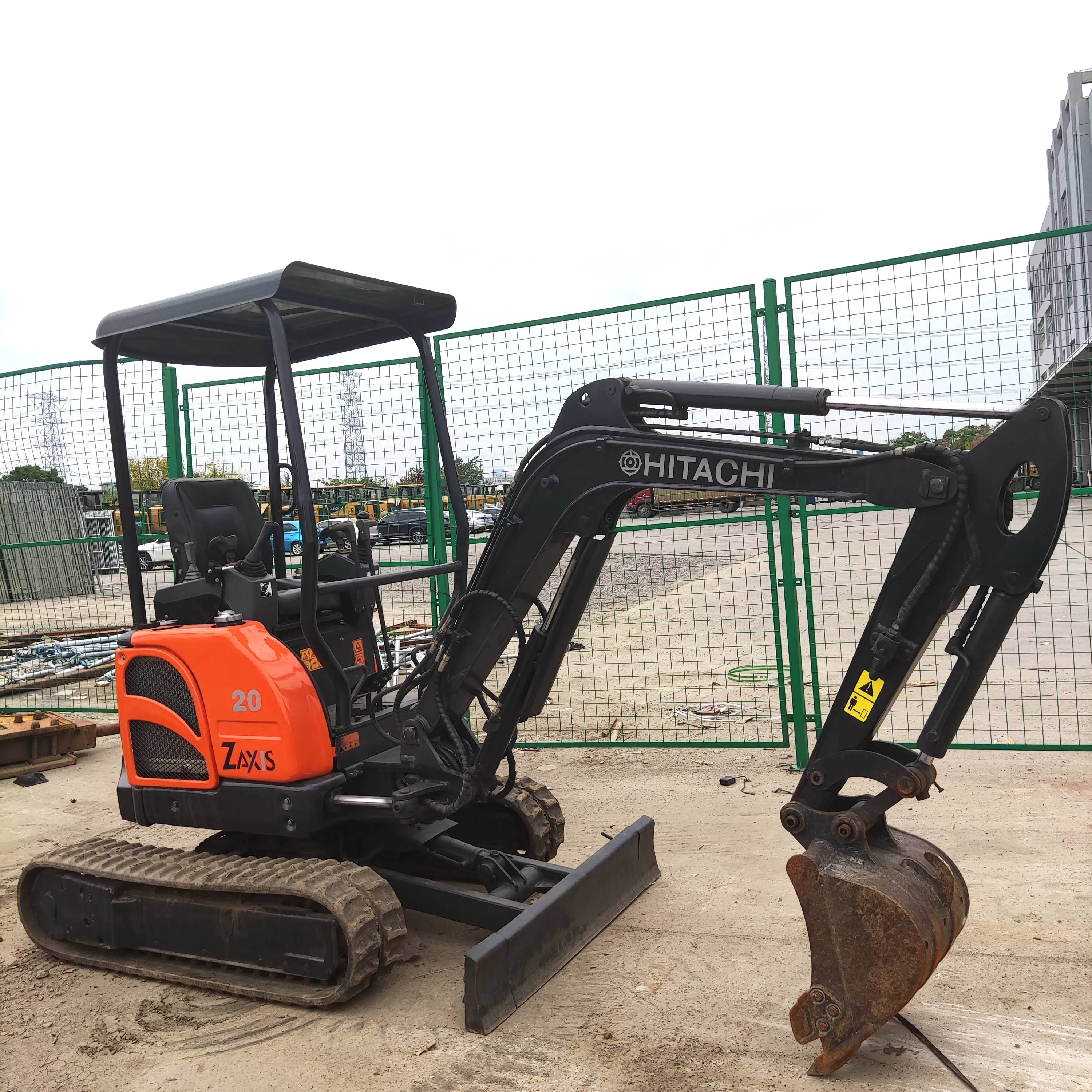 Used Hitachi ZX20 Model Mini Excavator 2 Ton Small Construction ...