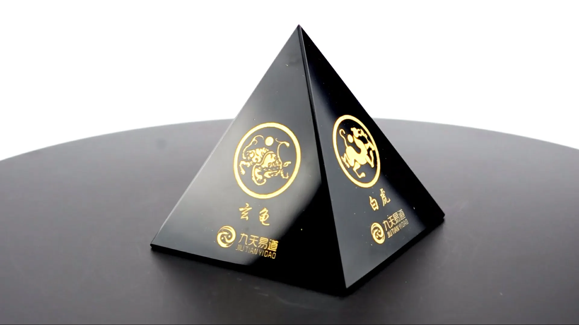 Wholesale 60mm 80mm Glass Crystal Pyramid Ornaments Paperweight Custom ...