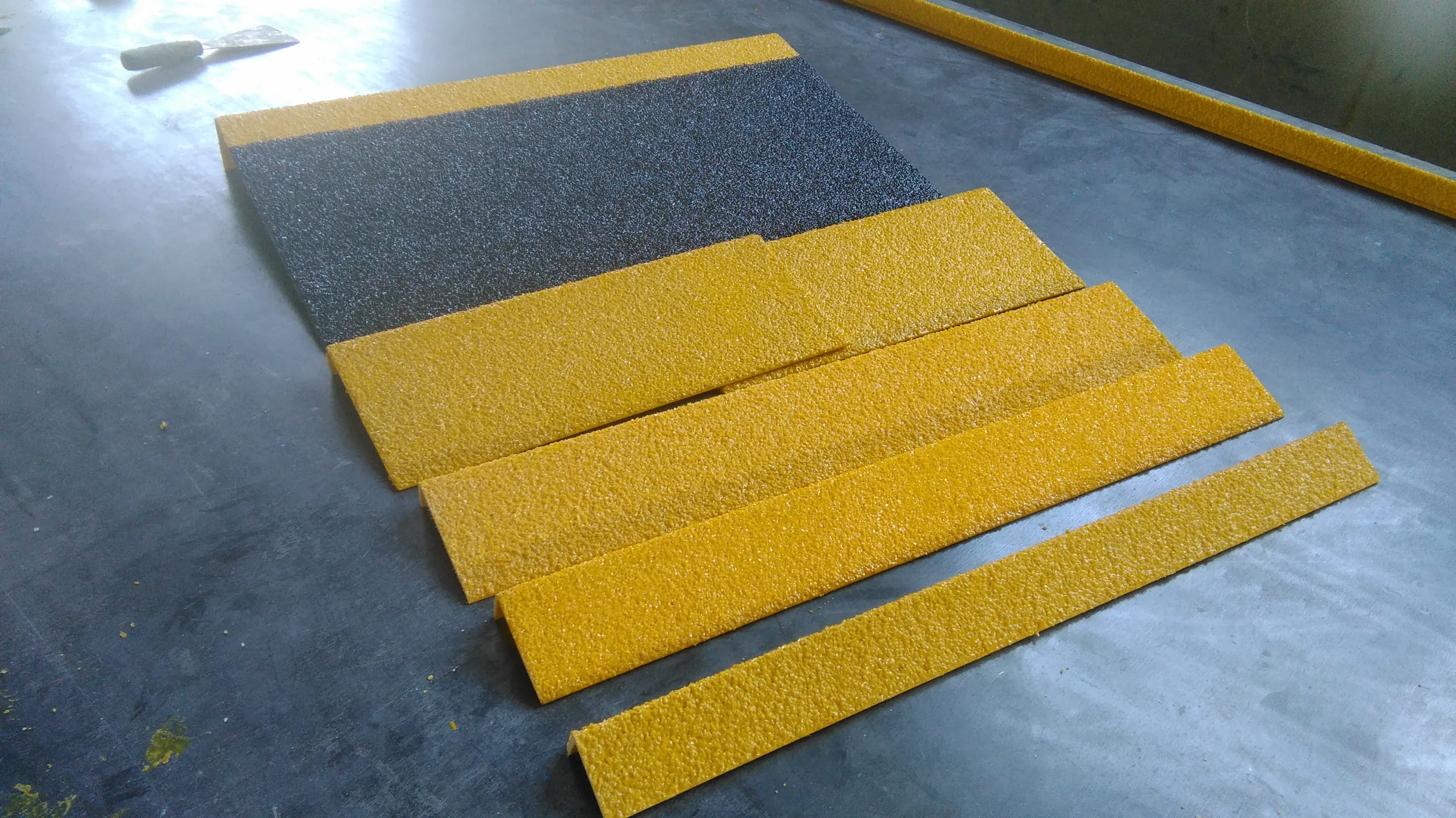 Multiple Types Of Fiberglass Staircase Anti Slip Strips - Buy Frp Anti ...