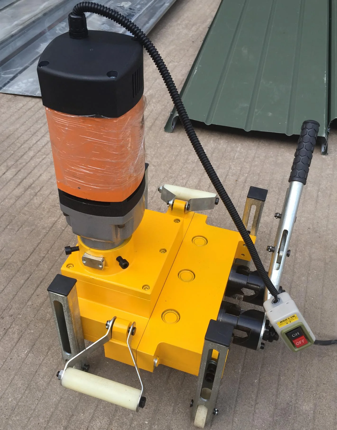 Electric Standing Seam Seamer - Durable Roof Forming Machine