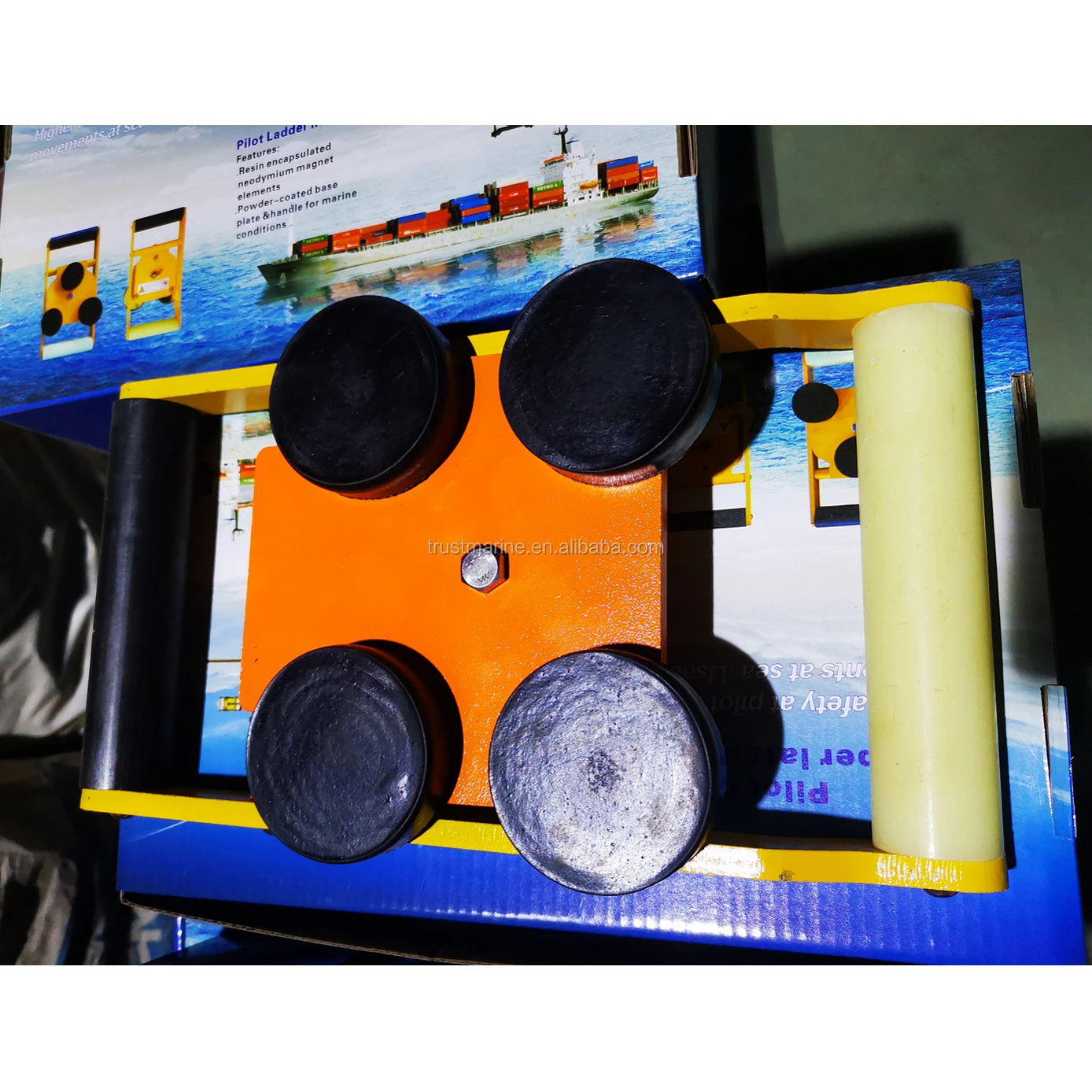 Yellow Pilot Ladder Magnet with Certificate - 300kg-1000kg