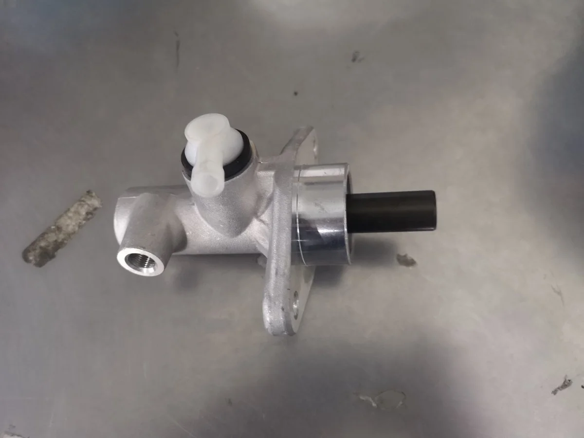 HD75 Mightyii Master Cylinder - 41650-5L000 - New OEM