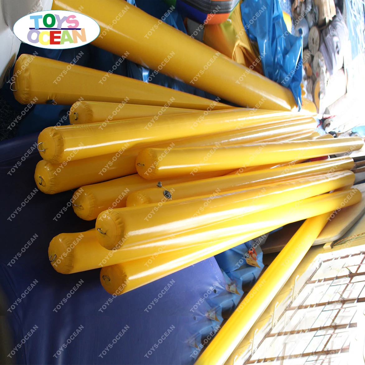 Parc aquatique flottant gonflable flotteur long tube pvc gonflable ...