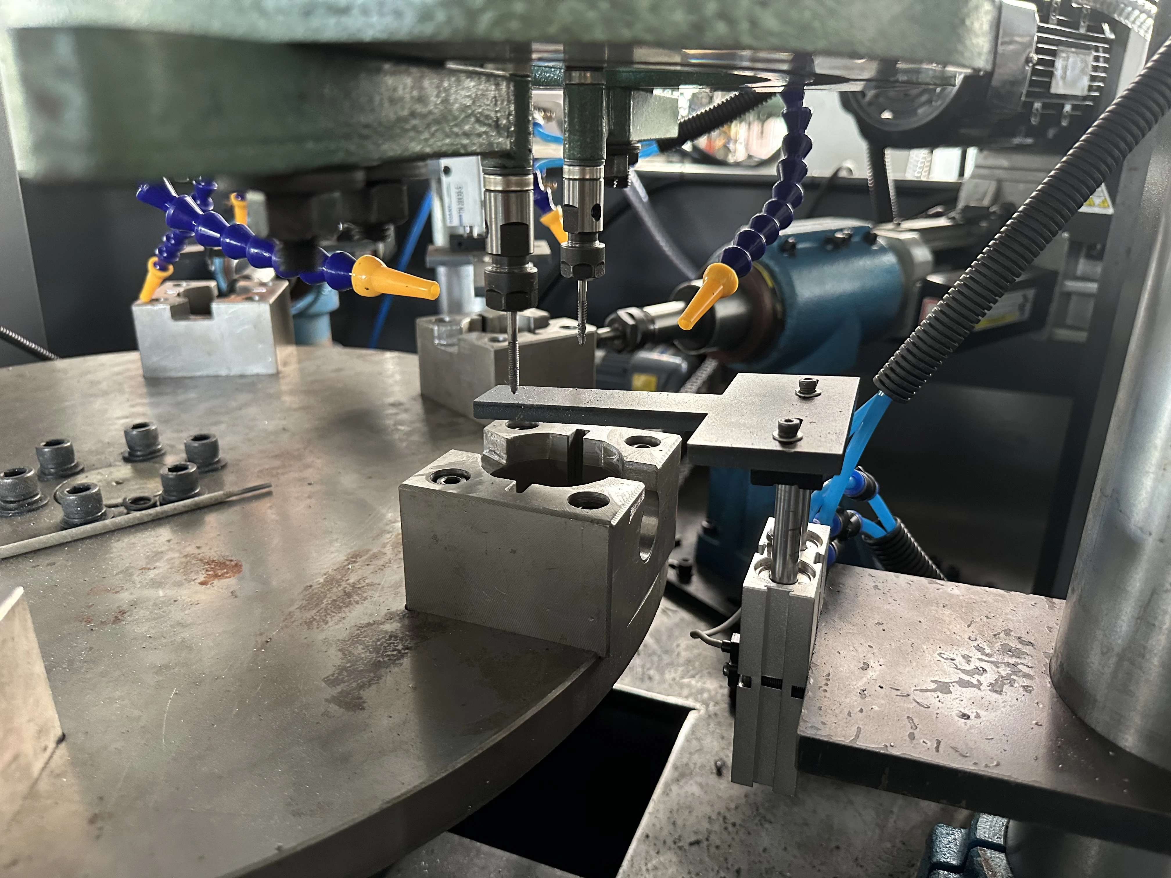 Multi Spindle Head High Efficiency Fully Automatic Slide Table Drilling ...