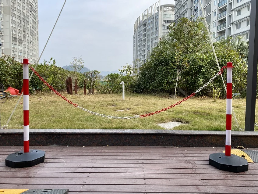고도 830mm 플라스틱 경고 포스트 플라스틱 사슬 바리케이드 - Buy 플라스틱 체인 바리케이드,Pe 경고 포스트,이동식 ...
