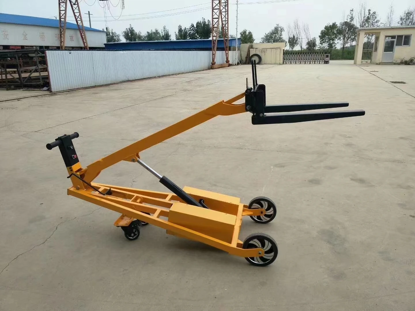Portable Electric Hydraulic Truck With Lifting Capacity Of 300kg Hook ...