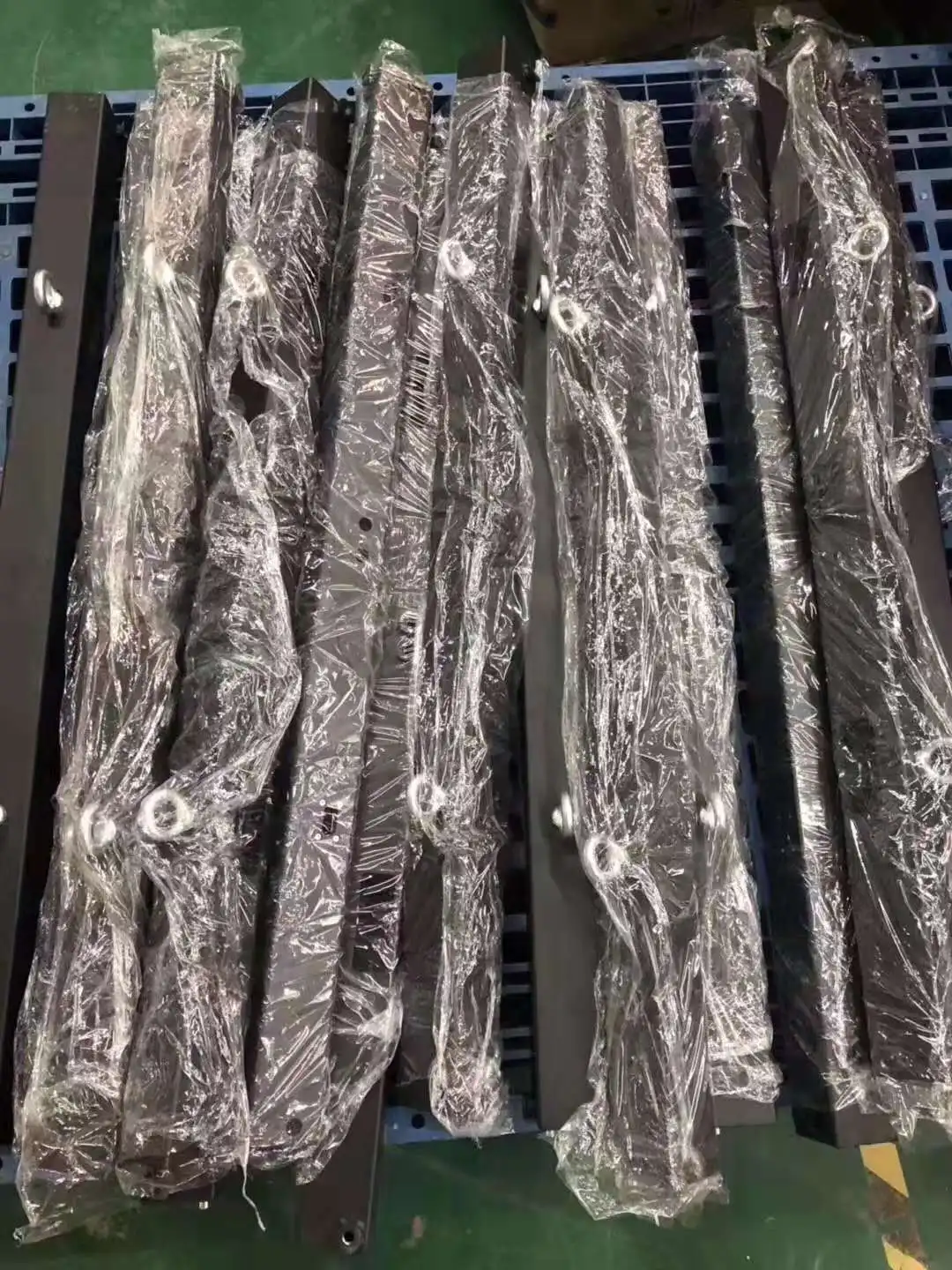 Hanging Bar for LED Display Screens - 480~1280mm Iron