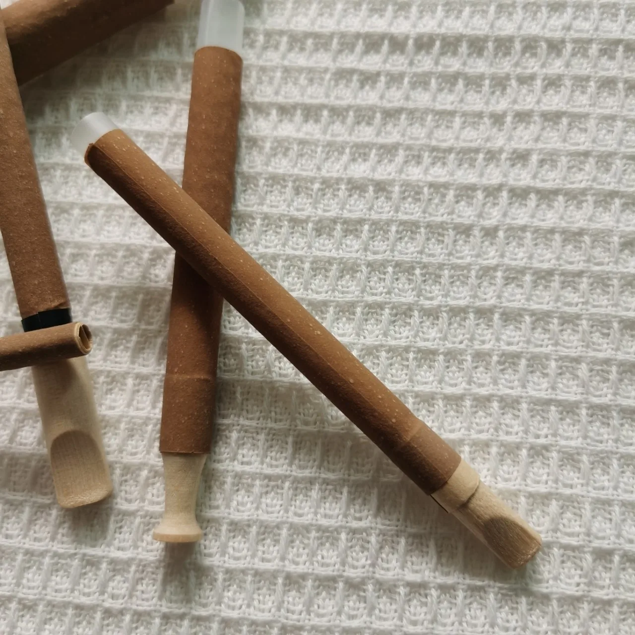 Hand-Rolled Slow-Burning Cigar Paper Roll Wooden Mouth Glass Ceramic ...