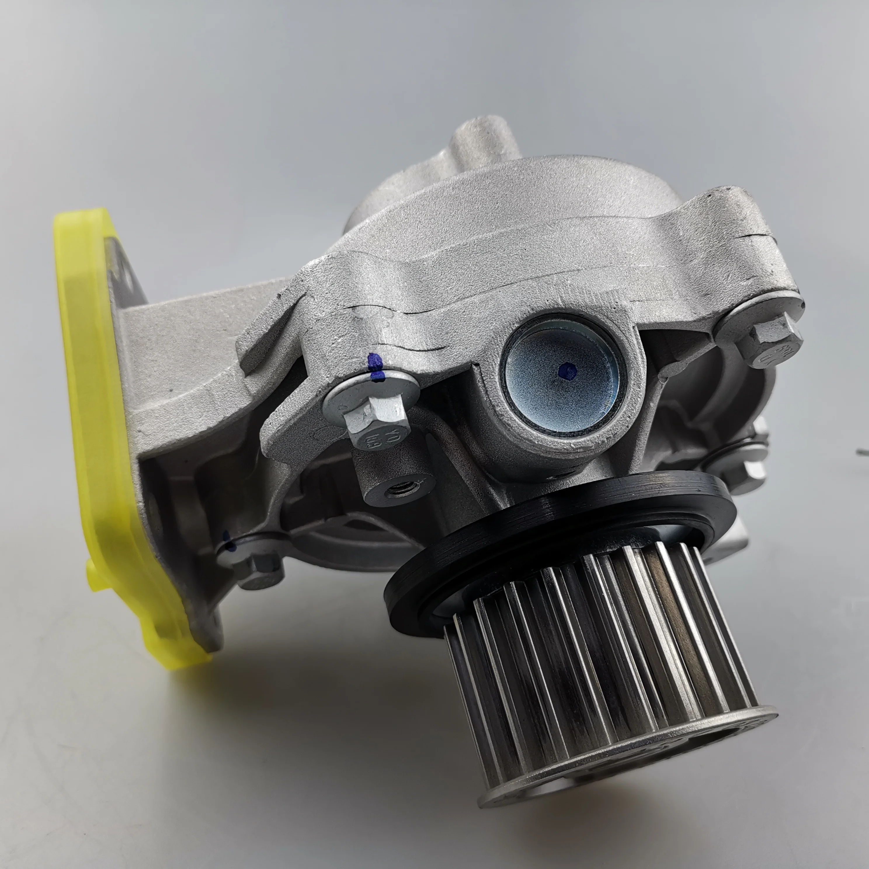 Saic Maxus V80/t60 Water Pump Assembly Without Tube C00036515 C00079109 ...