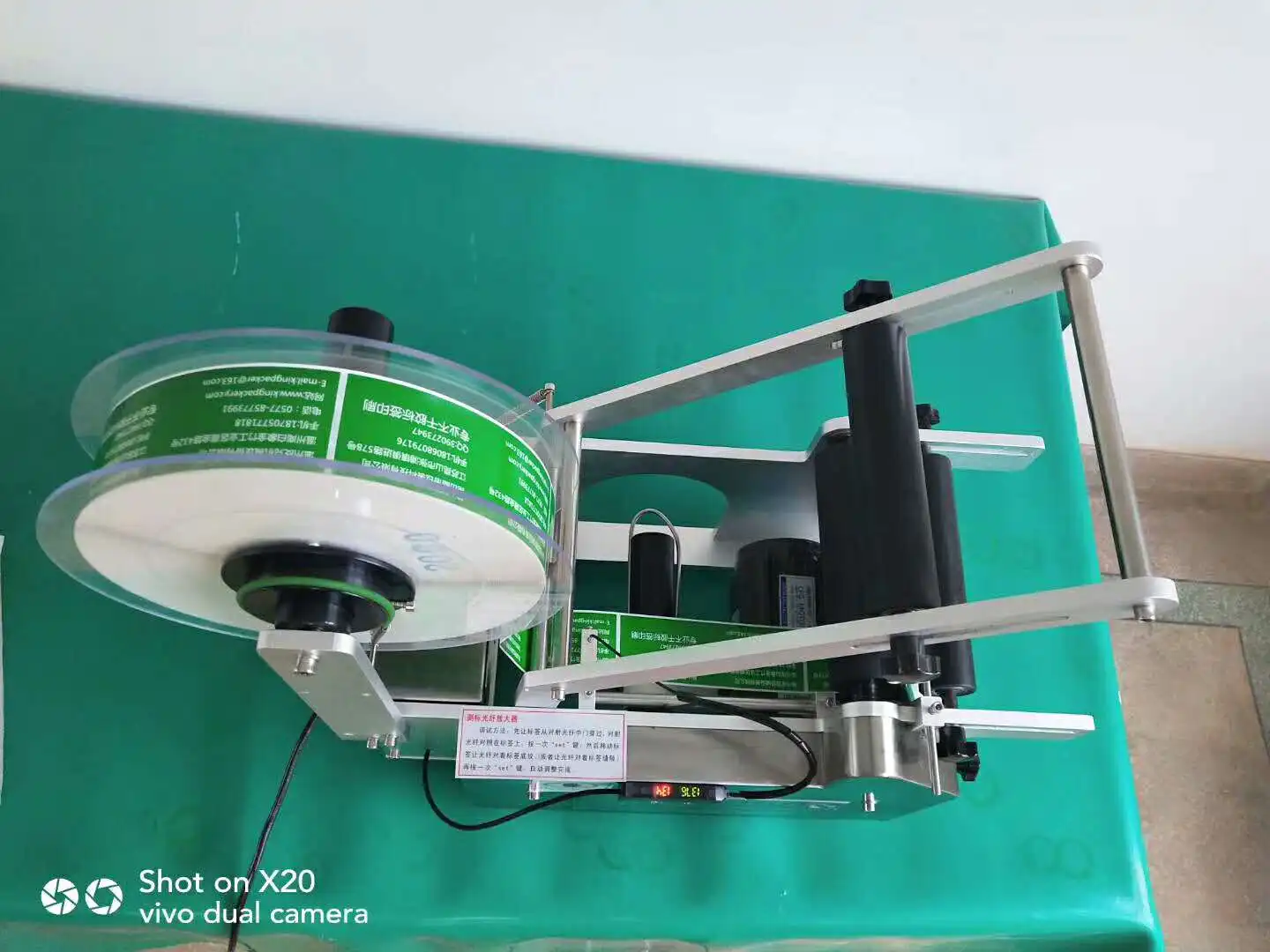 Mt-50 Easy Operation Semi Automatic Lip Balm Labeling Machine - Buy Lip ...