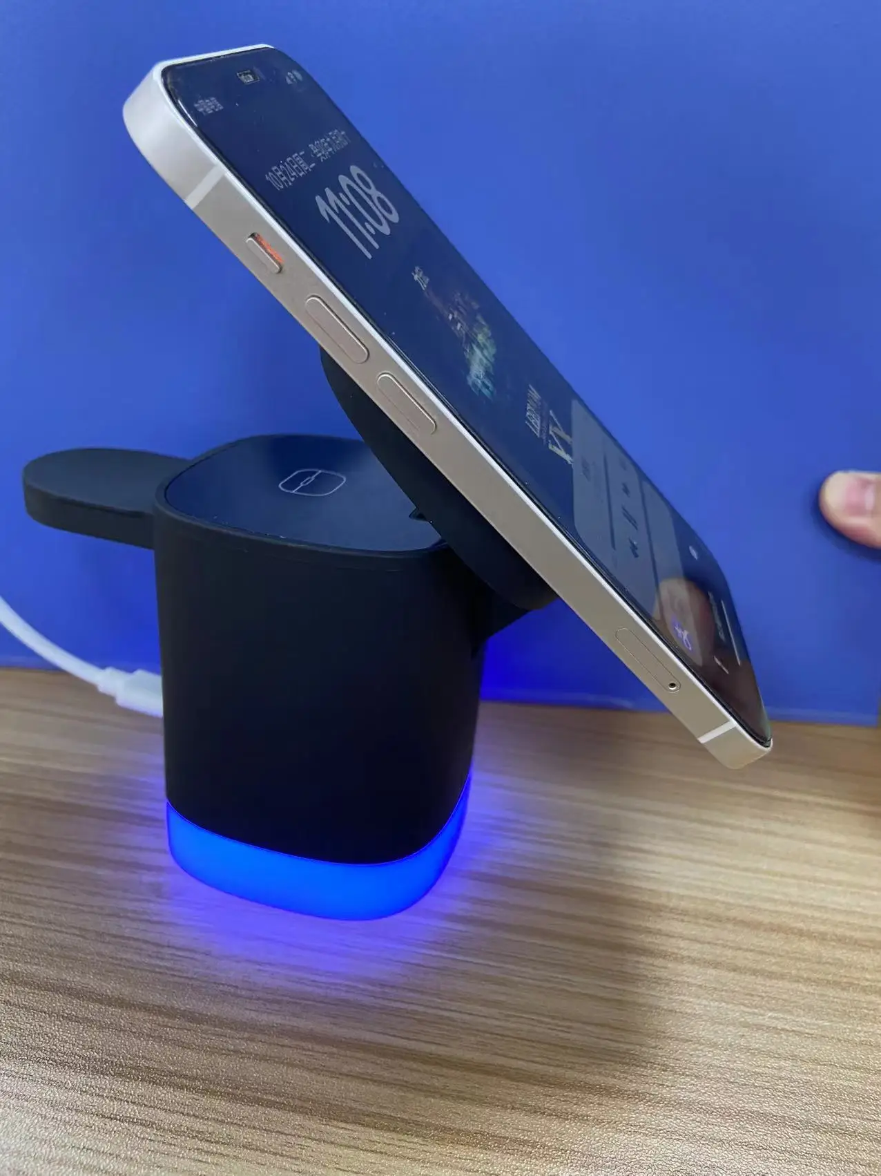 Multi-function 4 In 1 Fast Charger Dock Magnetic Wireless Charger With ...